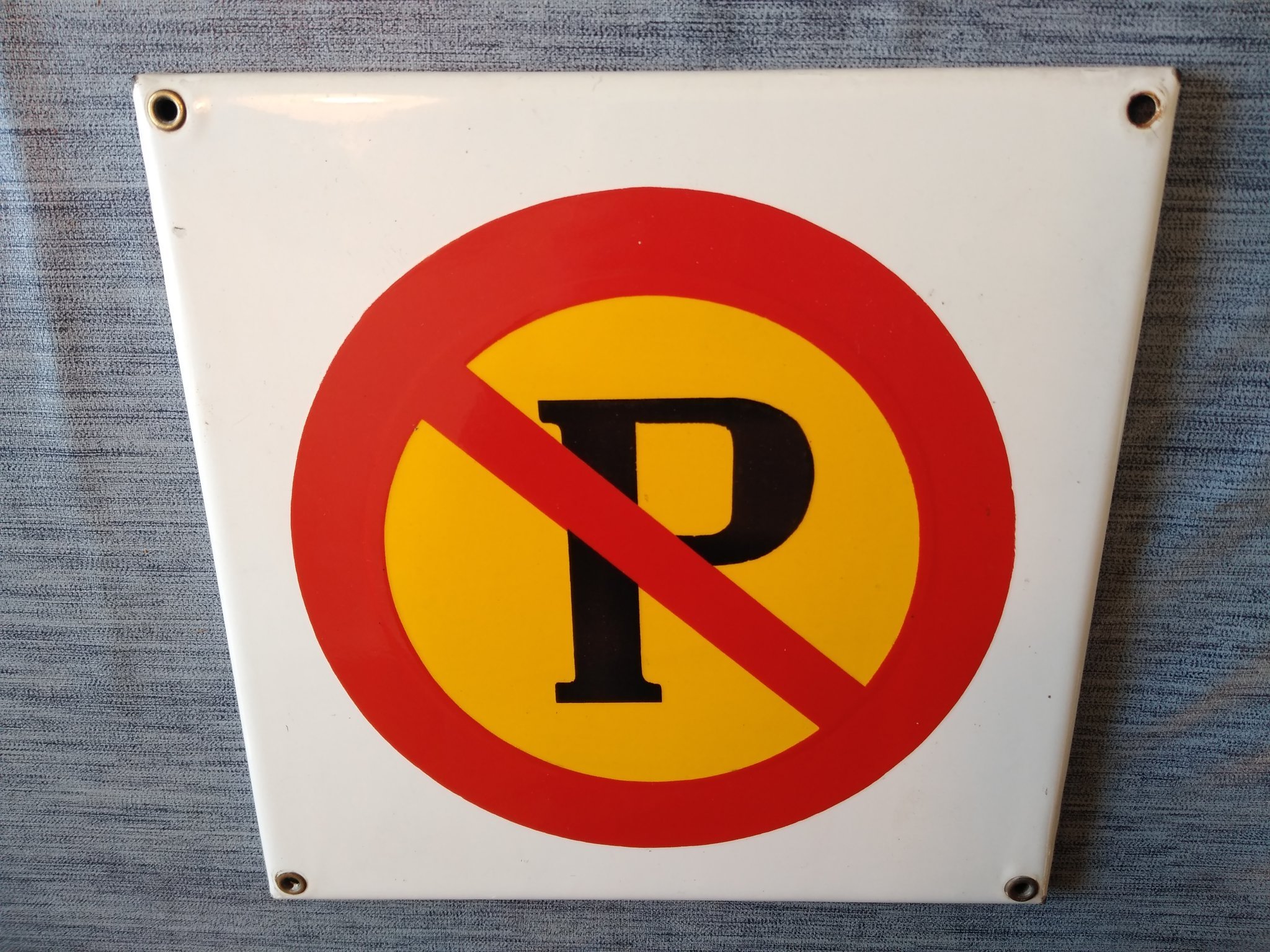 P skylt emalj 1950tal (392516513) ᐈ Köp på Tradera