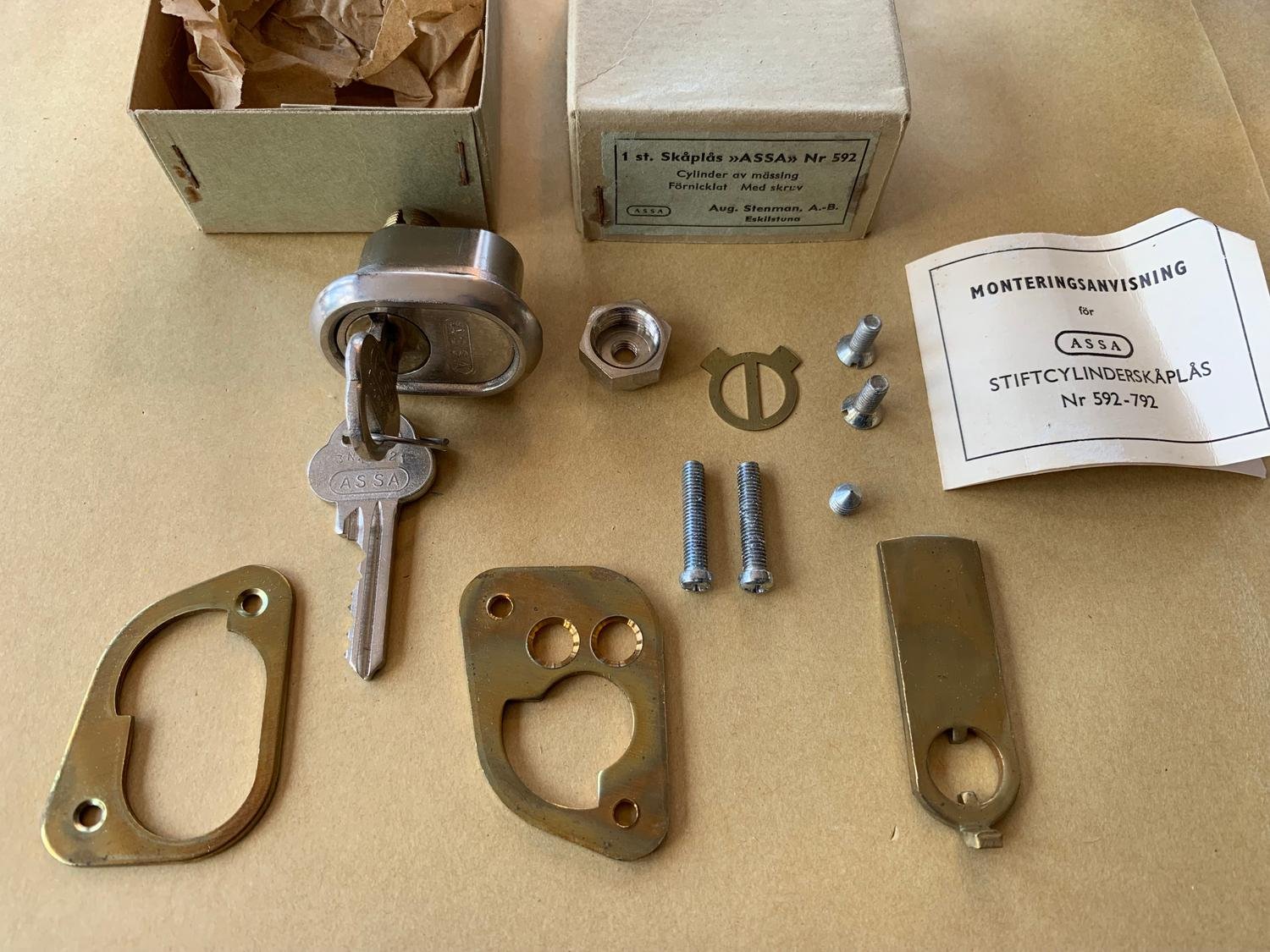 Skåplås, Assa, lås, .. | Köp från Byggnadsvårdsdetaljer på Tradera ...