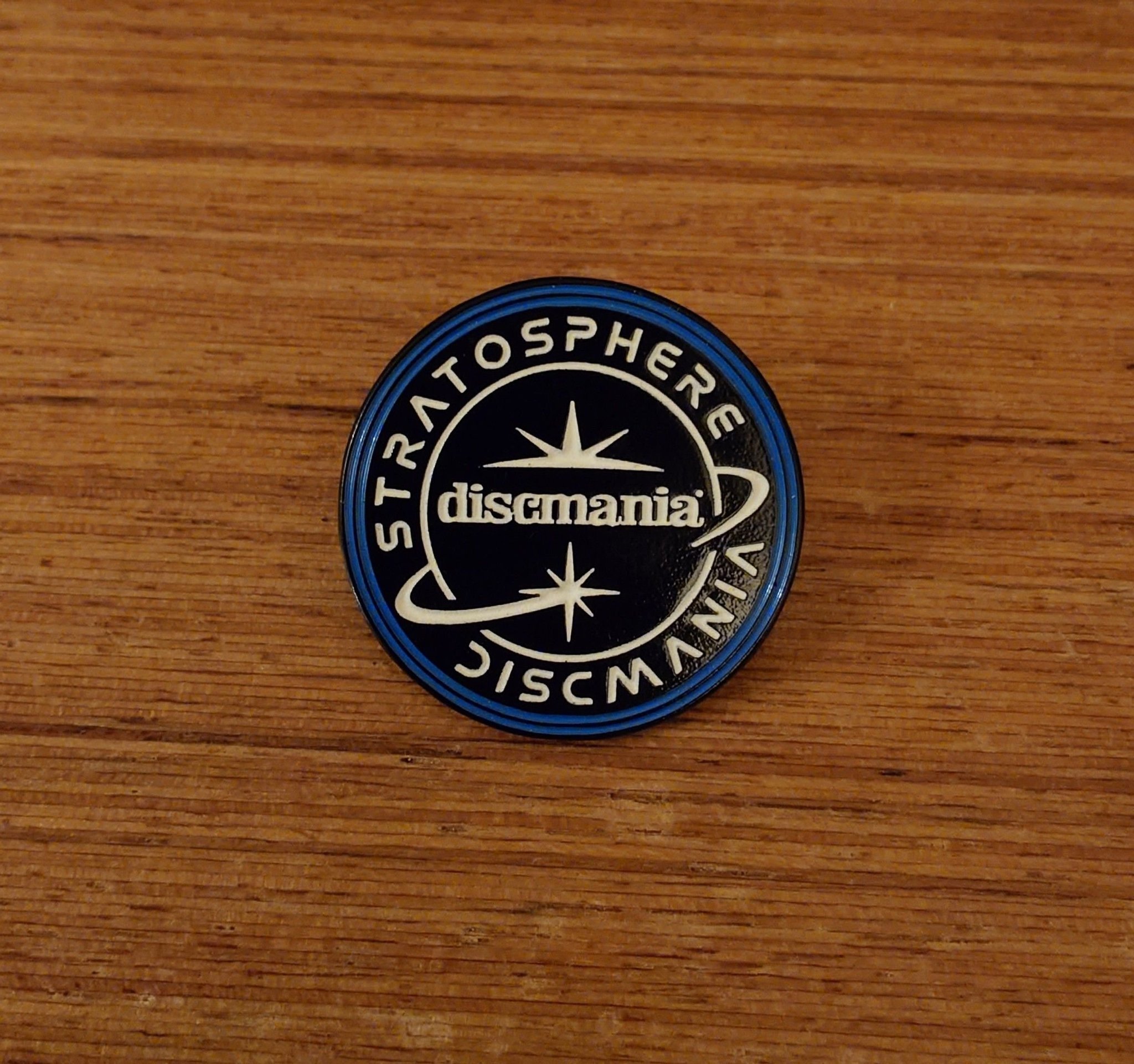 Discmania pin / button / badge Stratosphere Dis.. | Köp på Tradera ...