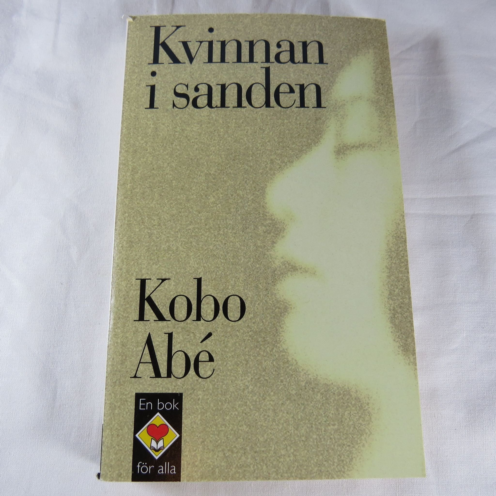 Kvinnan i sanden av Kobo Abé | Köp på Tradera (696327547)