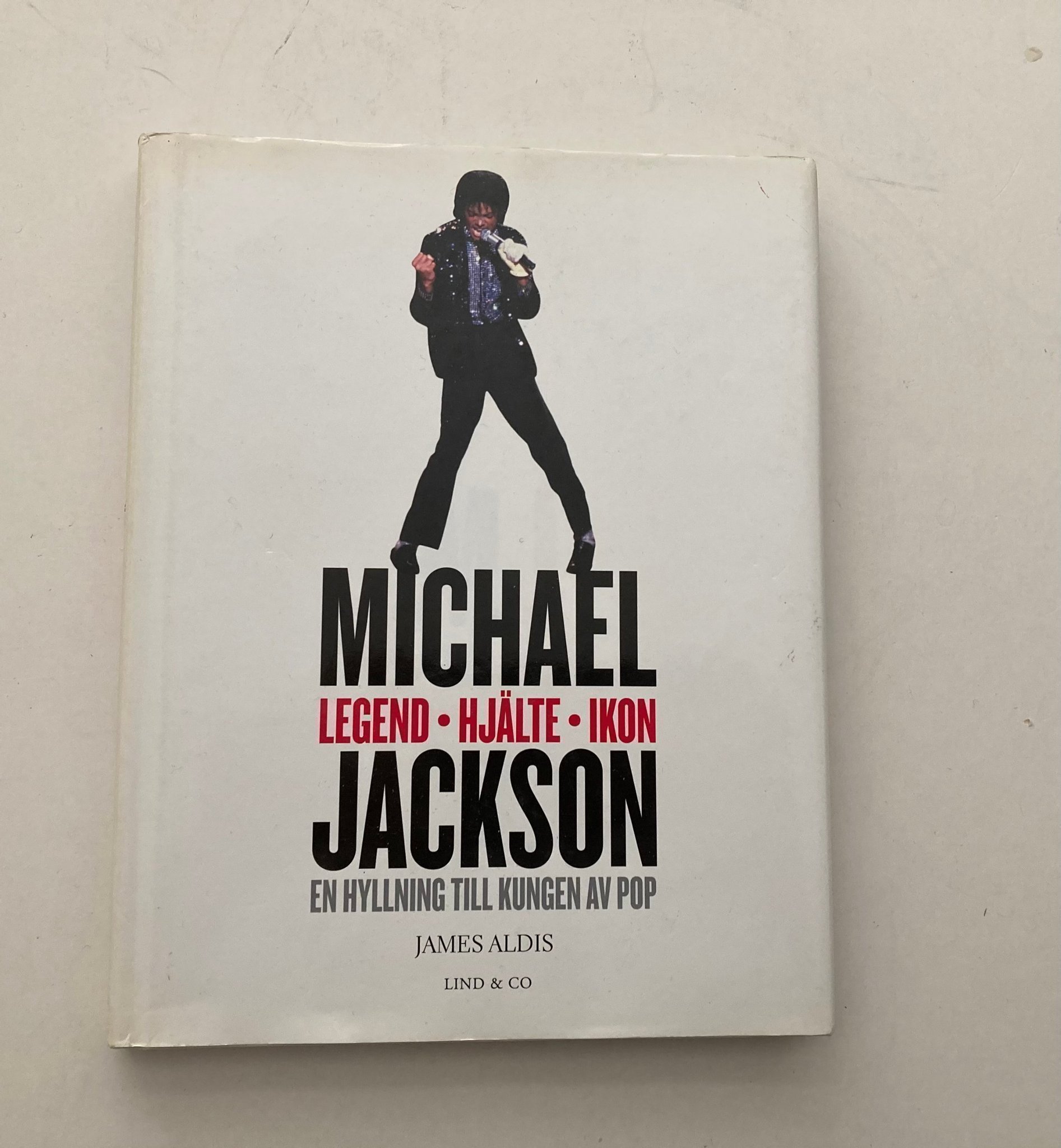 Se produkter som liknar Michael Jackson av James Aldi.. på Tradera ...