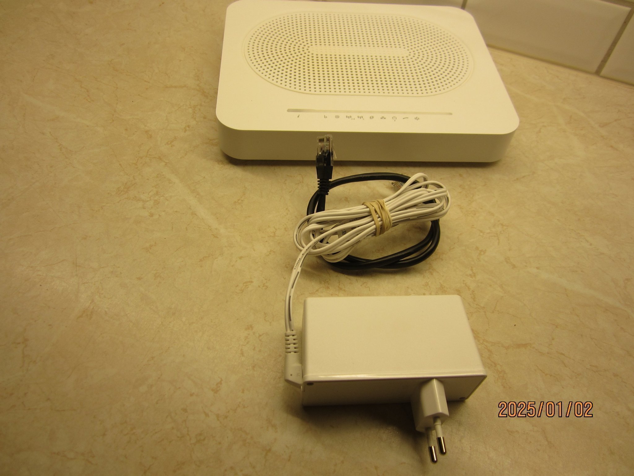 Se produkter som liknar Telia Wifi-router Plus v3 på Tradera (705542941)