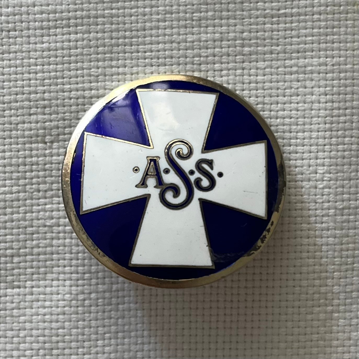 Sjuksköterske brosch Göteborg Bohuslän 1917. | Köp på Tradera (697000188)