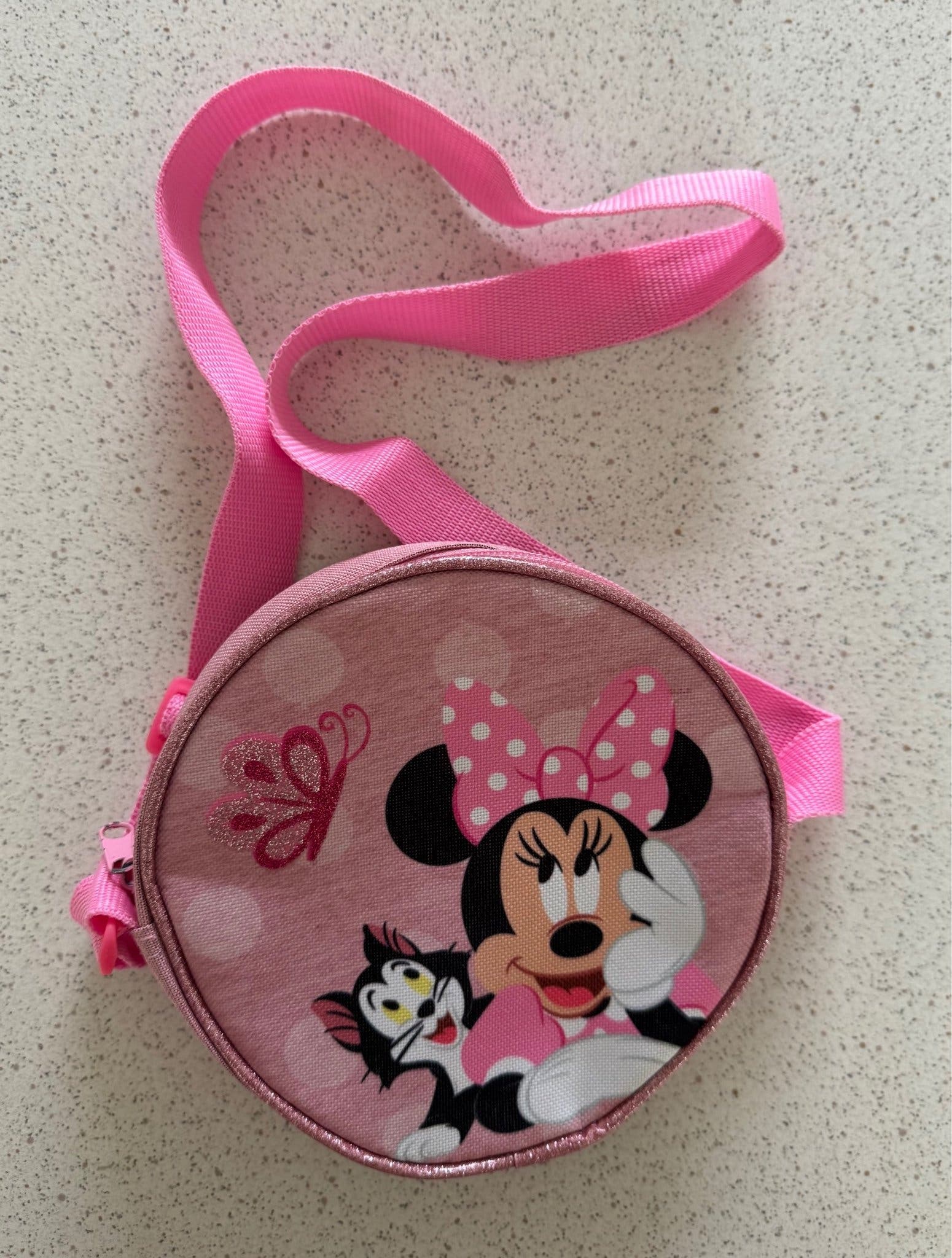 Minnie Mouse axelremsväska i rosa | Köp på Tradera (737004497)