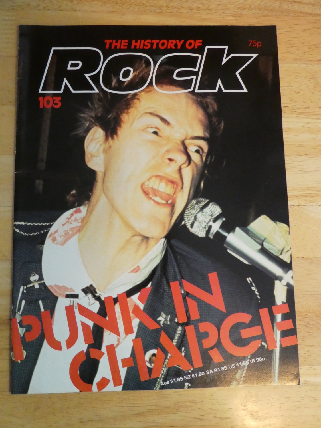 Se produkter som liknar Punk in charge tidning fr. 83.. på Tradera ...