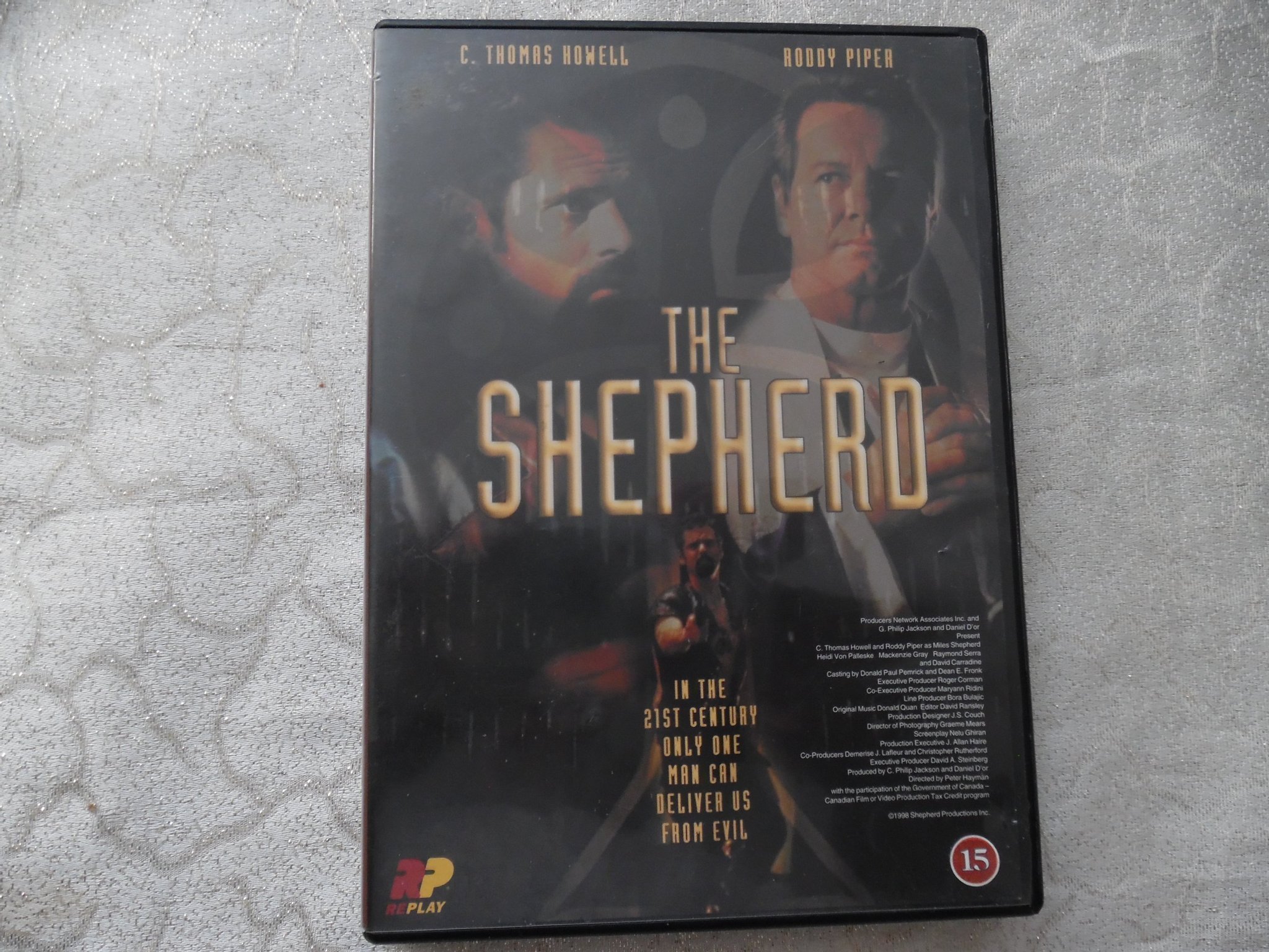 THE SHEPHERD. C. THOMAS HOWELL, RODDY PIPER. DV.. | Köp på Tradera ...