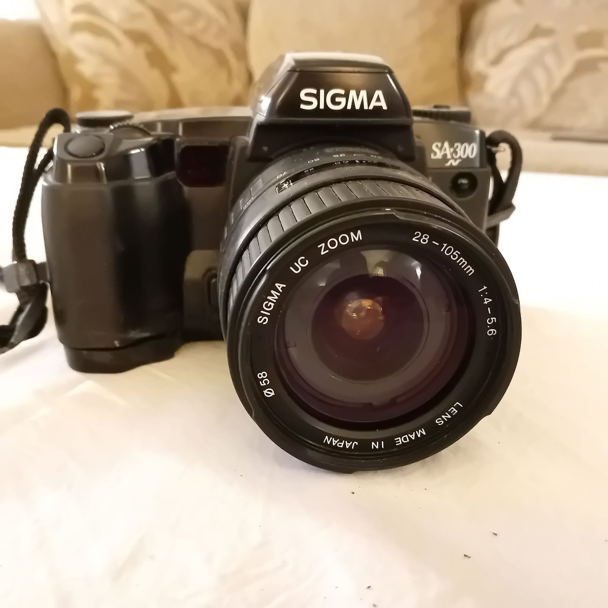 Se produkter som liknar Sigma SA-300 kamera med objek.. på Tradera ...