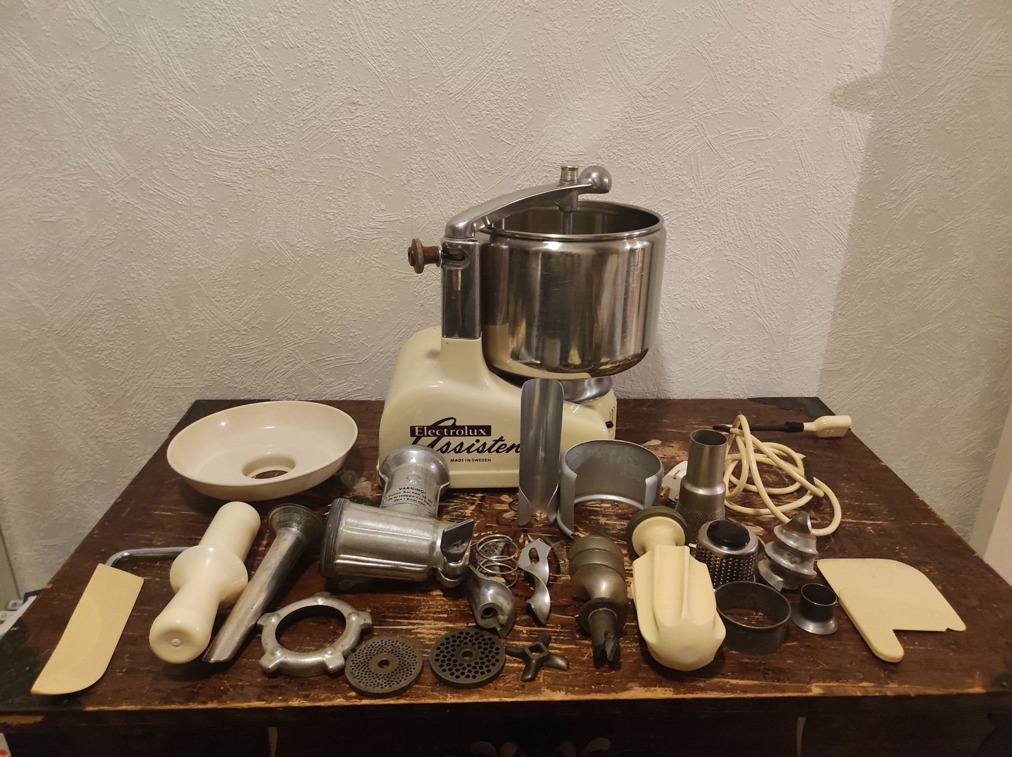 Se produkter som liknar Electrolux Assistent model N4.. på Tradera ... Se produkter som liknar Electrolux Assistent model N4.. på Tradera ...