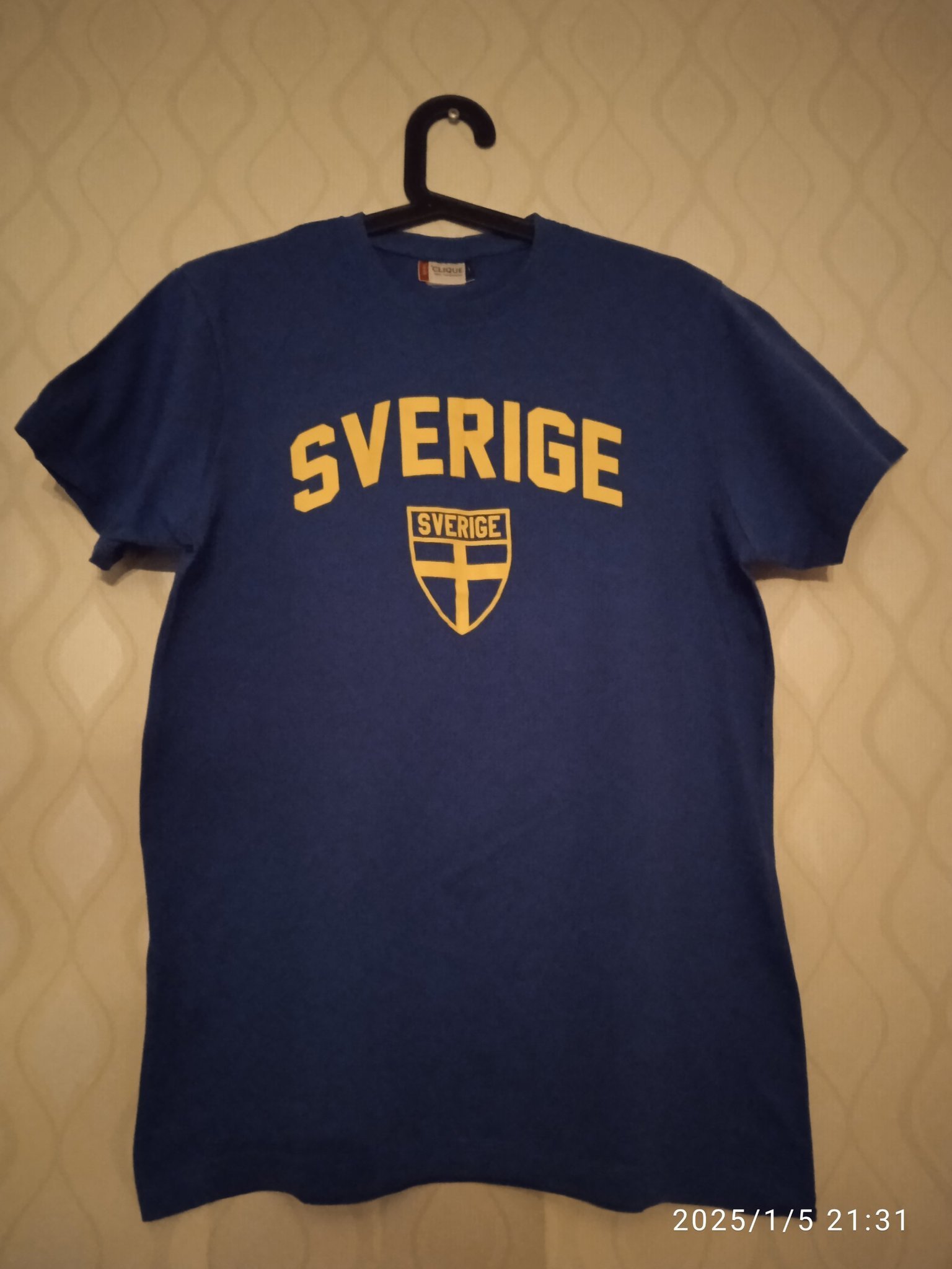 Super fina nya T-shirt med blå färg med CLIQUE .. | Köp på Tradera (697215205)