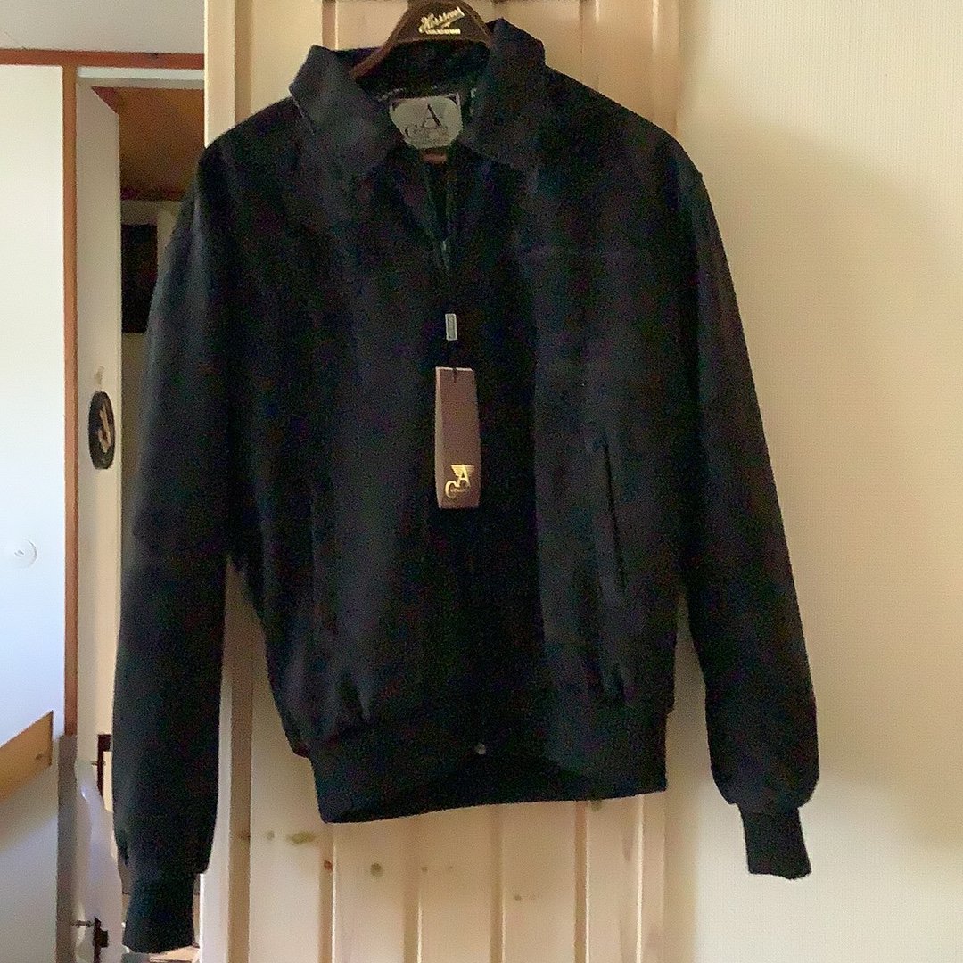 CA Collezioni svart mocka jacka | Köp på Tradera (709871151)