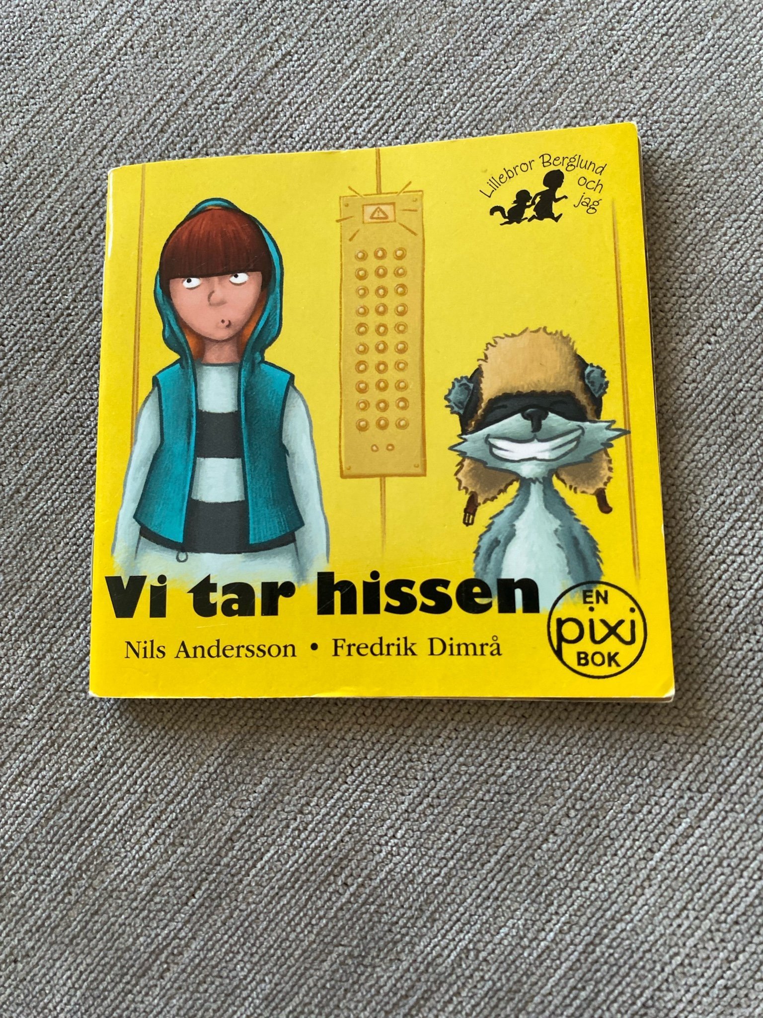 Se produkter som liknar Vi tar hissen av Nils Anderss.. på Tradera (688941729)