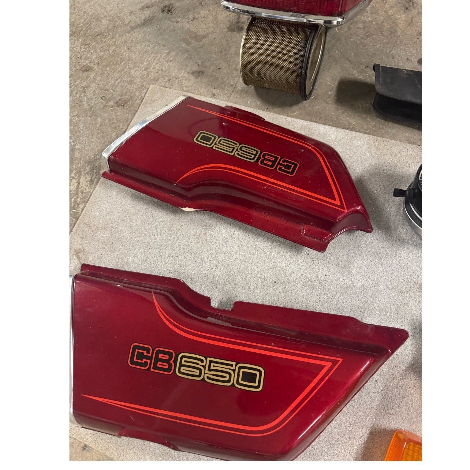 Honda CB650 Side Panels | Köp på Tradera (656820679)