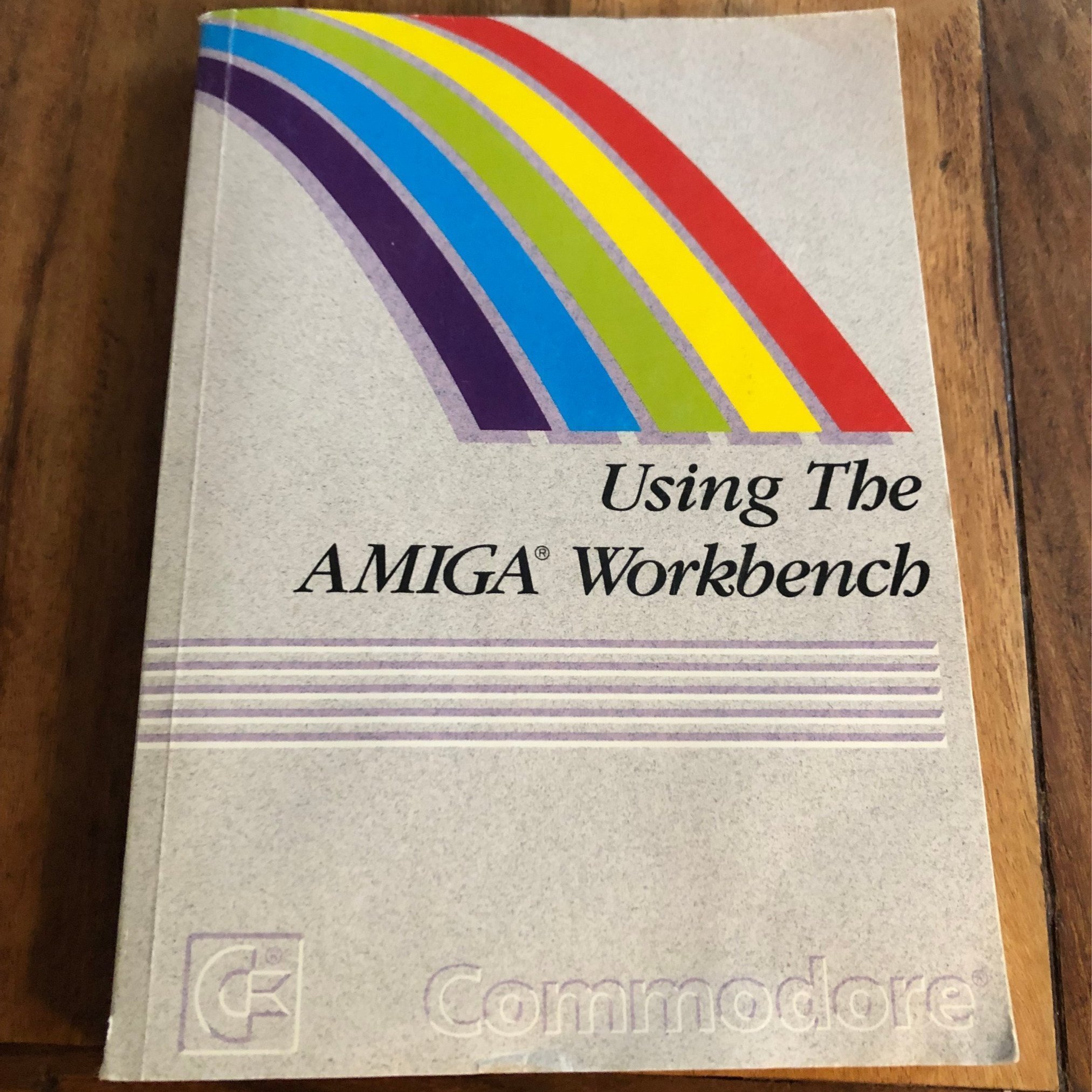 Using The AMIGA Workbench - Commodore | Köp på Tradera (694659684)