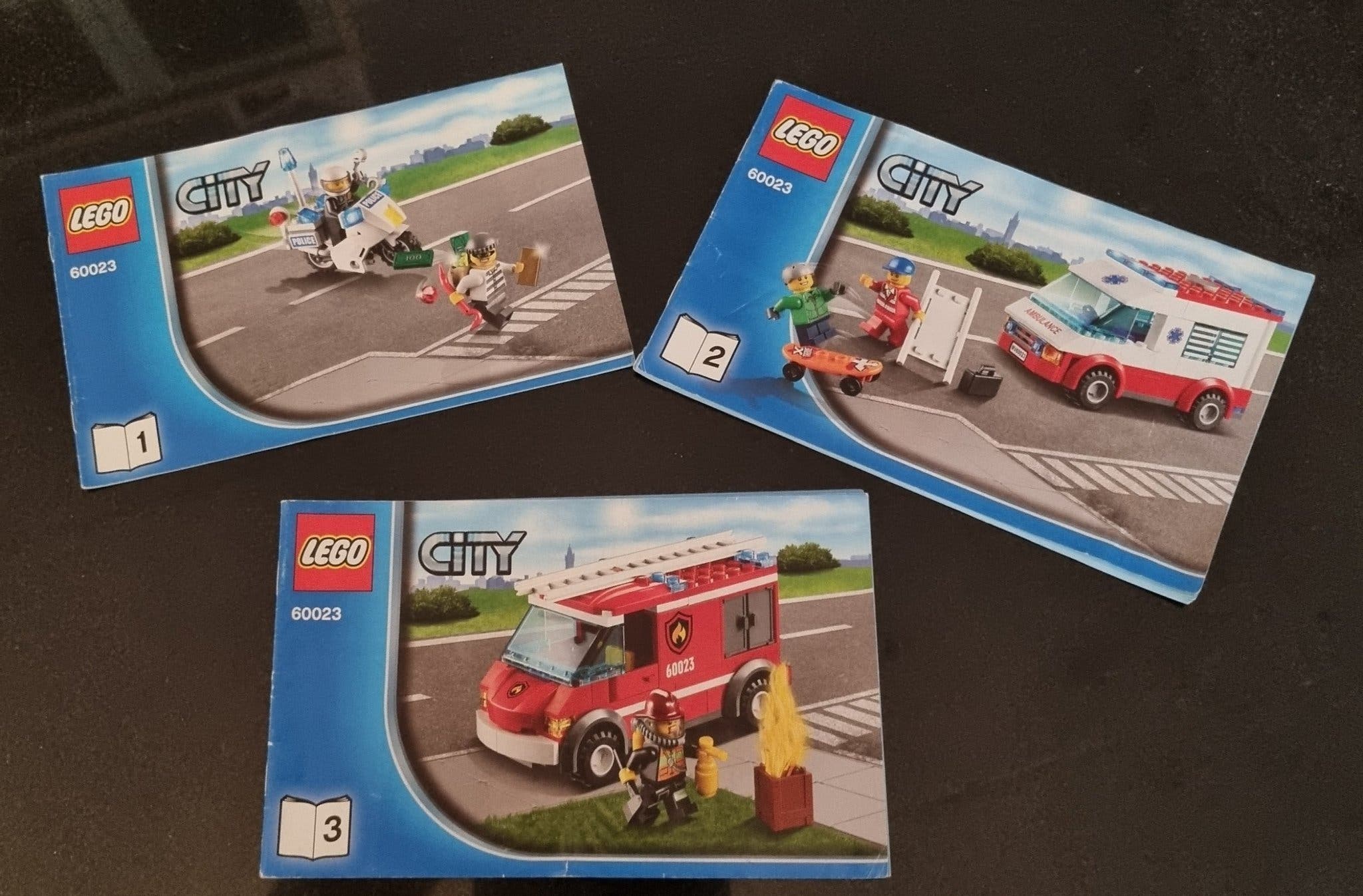 Se produkter som liknar LEGO City 60023 Byggmanualer på Tradera (650552811)