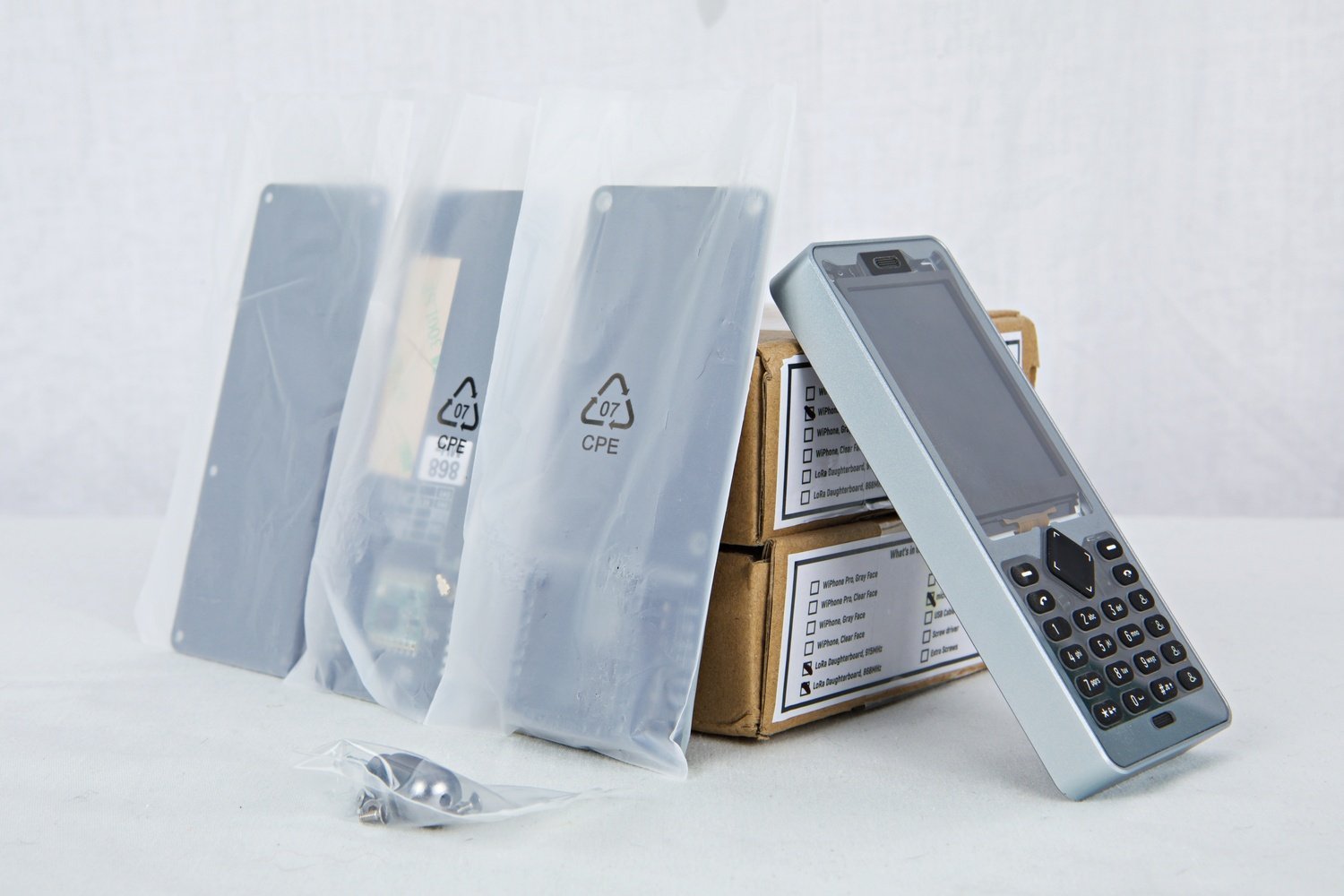 Se produkter som liknar MODULÄRTELEFON, WiPhone Pro, .. på Tradera ...