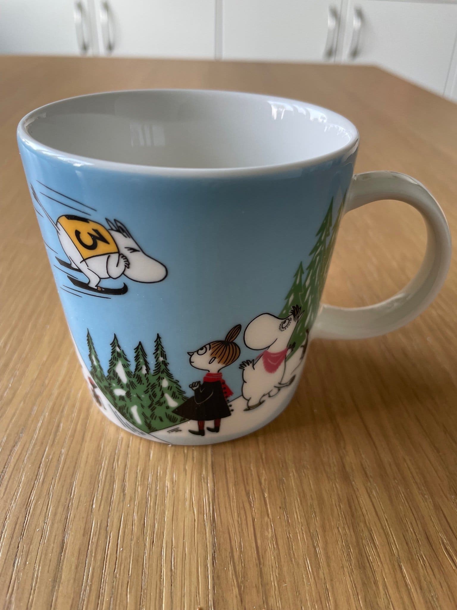 Se produkter som liknar Arabia Mumin Vinter Mugg 2024 på Tradera ...