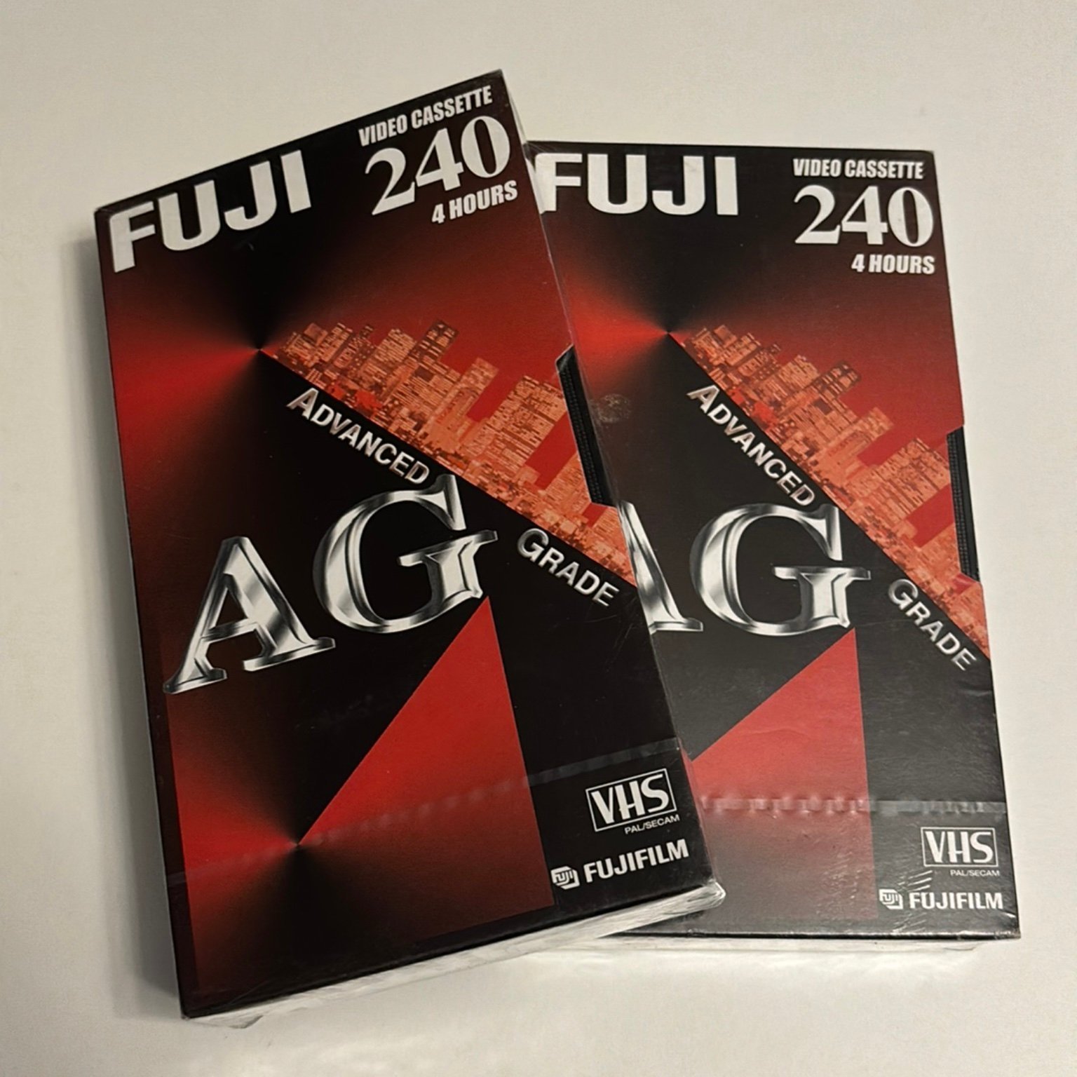 Se produkter som liknar VHS Videokassetter Fuji 240, .. på Tradera ...