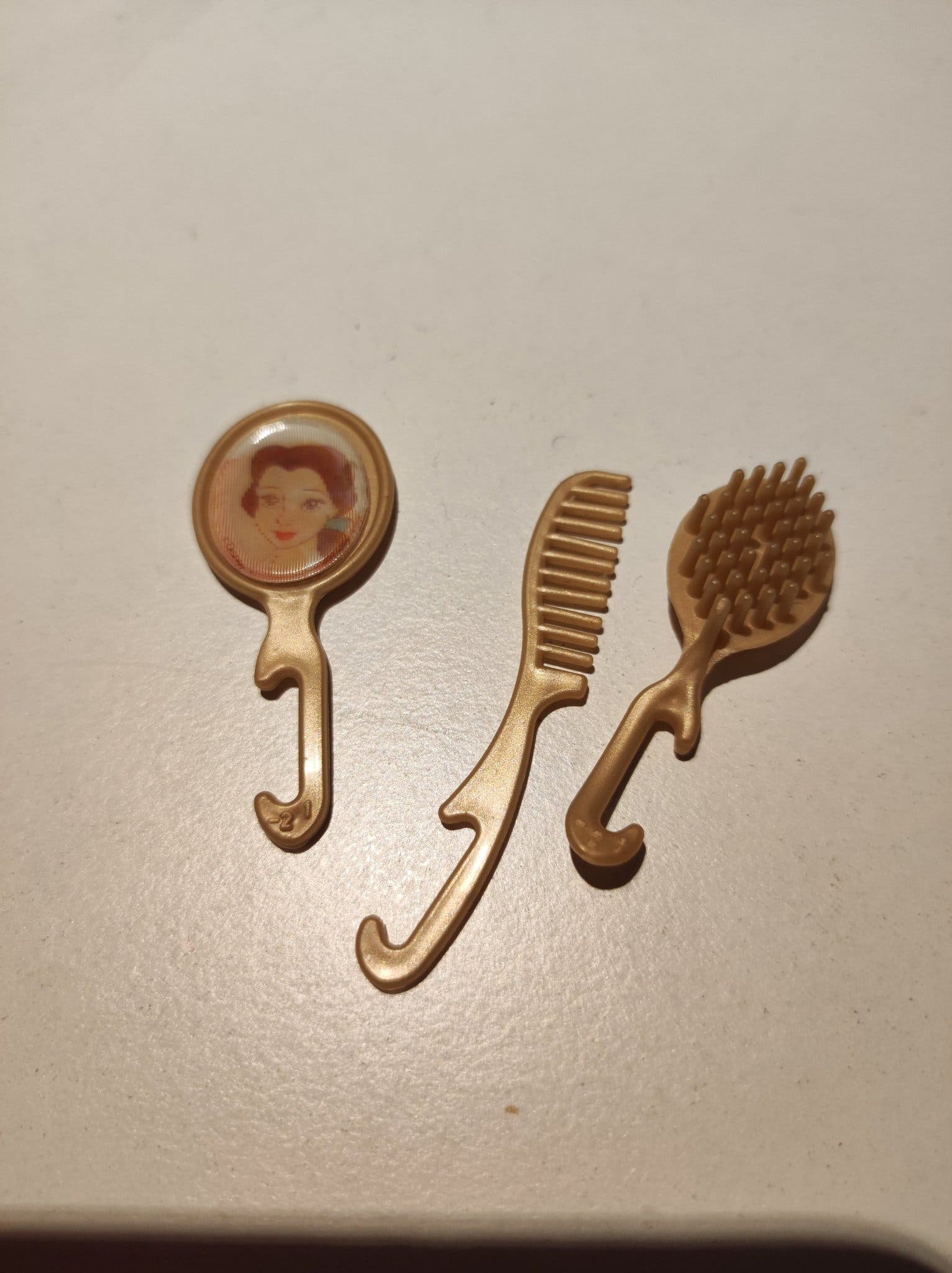 Barbie leksaksspegel, kam och borste / The Beau.. | Köp på Tradera ...