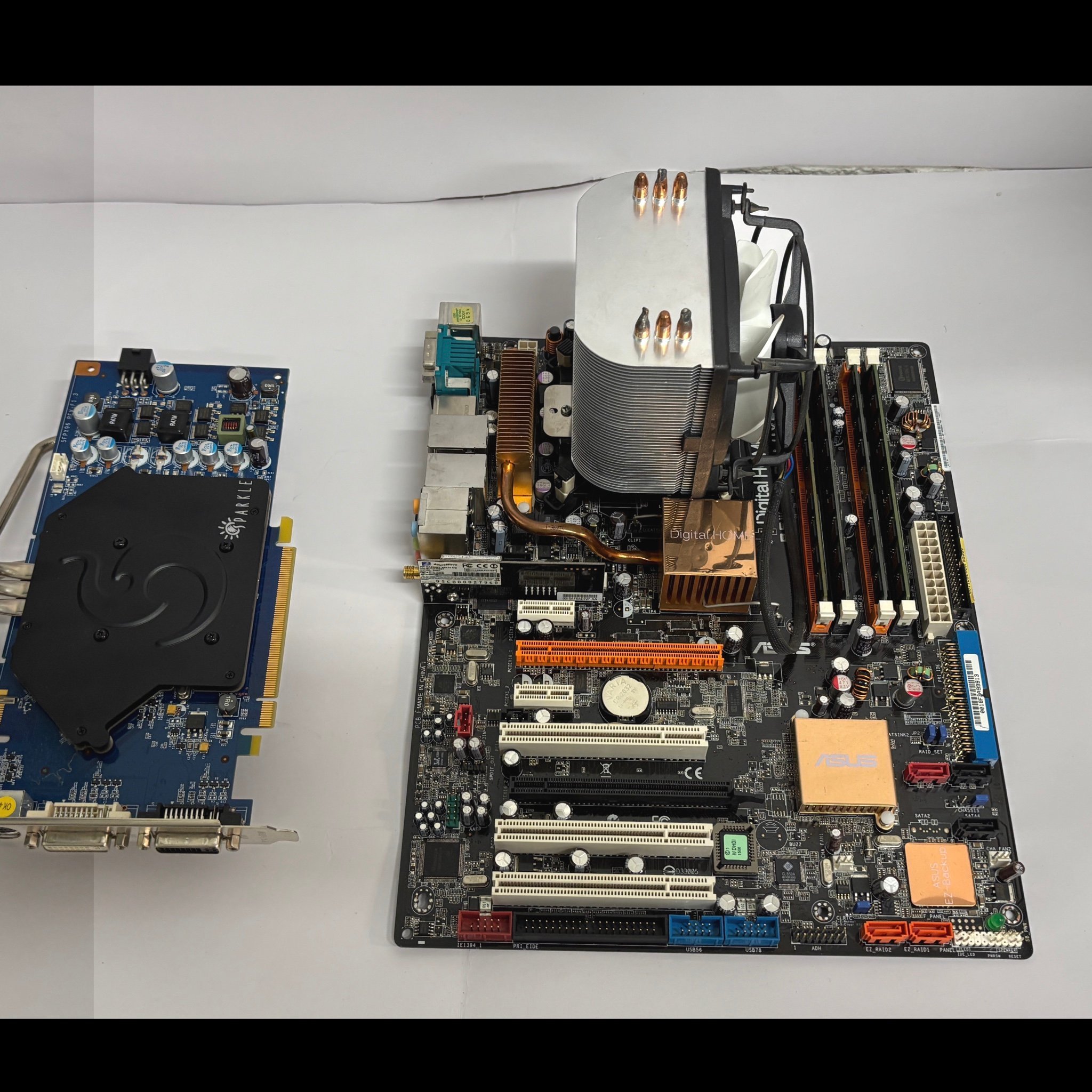 Se produkter som liknar Moderkort och Grafikkort och .. på Tradera ...