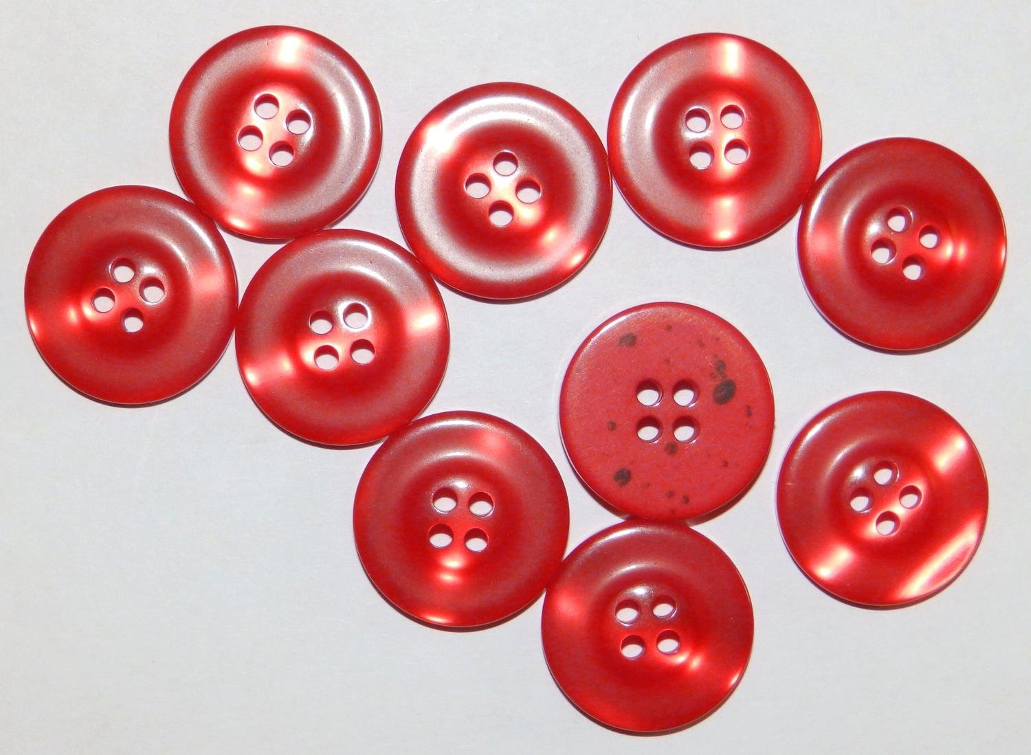 10 st knappar, klart röda me.. | Köp från bortbytingen@ på Tradera ...