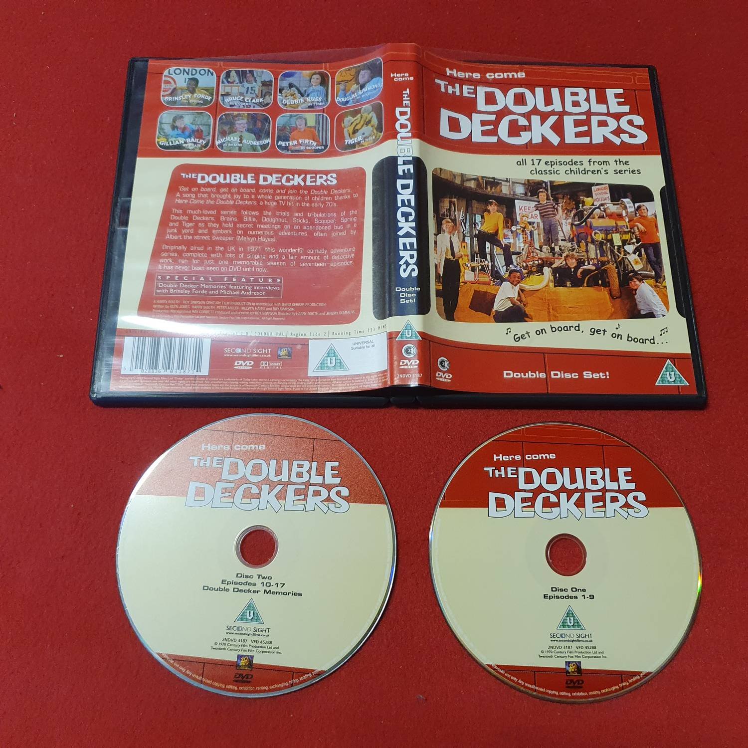 Se produkter som liknar HERE COME THE DOUBLE DECKERS .. på Tradera (620249101)