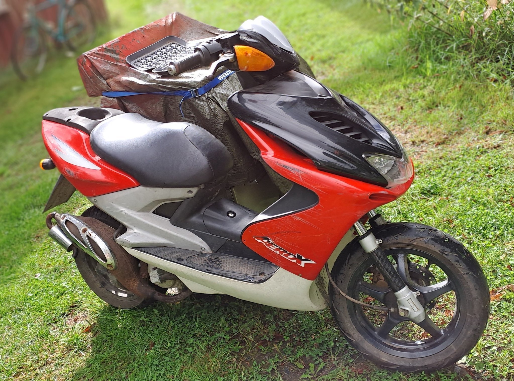 Se produkter som liknar Yamaha Aerox 30 moped 1997 (e.. på Tradera ...