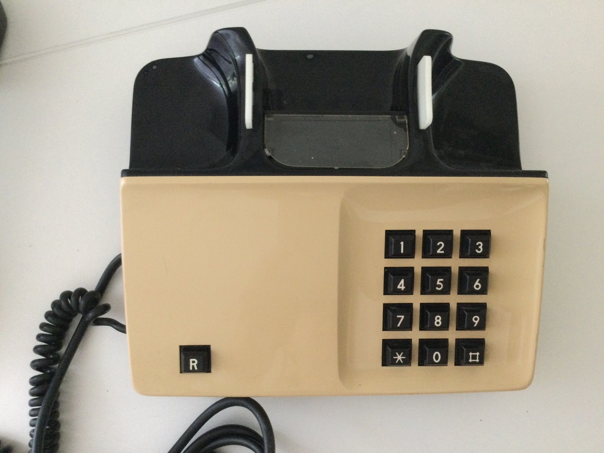 Se produkter som liknar Dialog fast telefon Telia på Tradera (564424394)