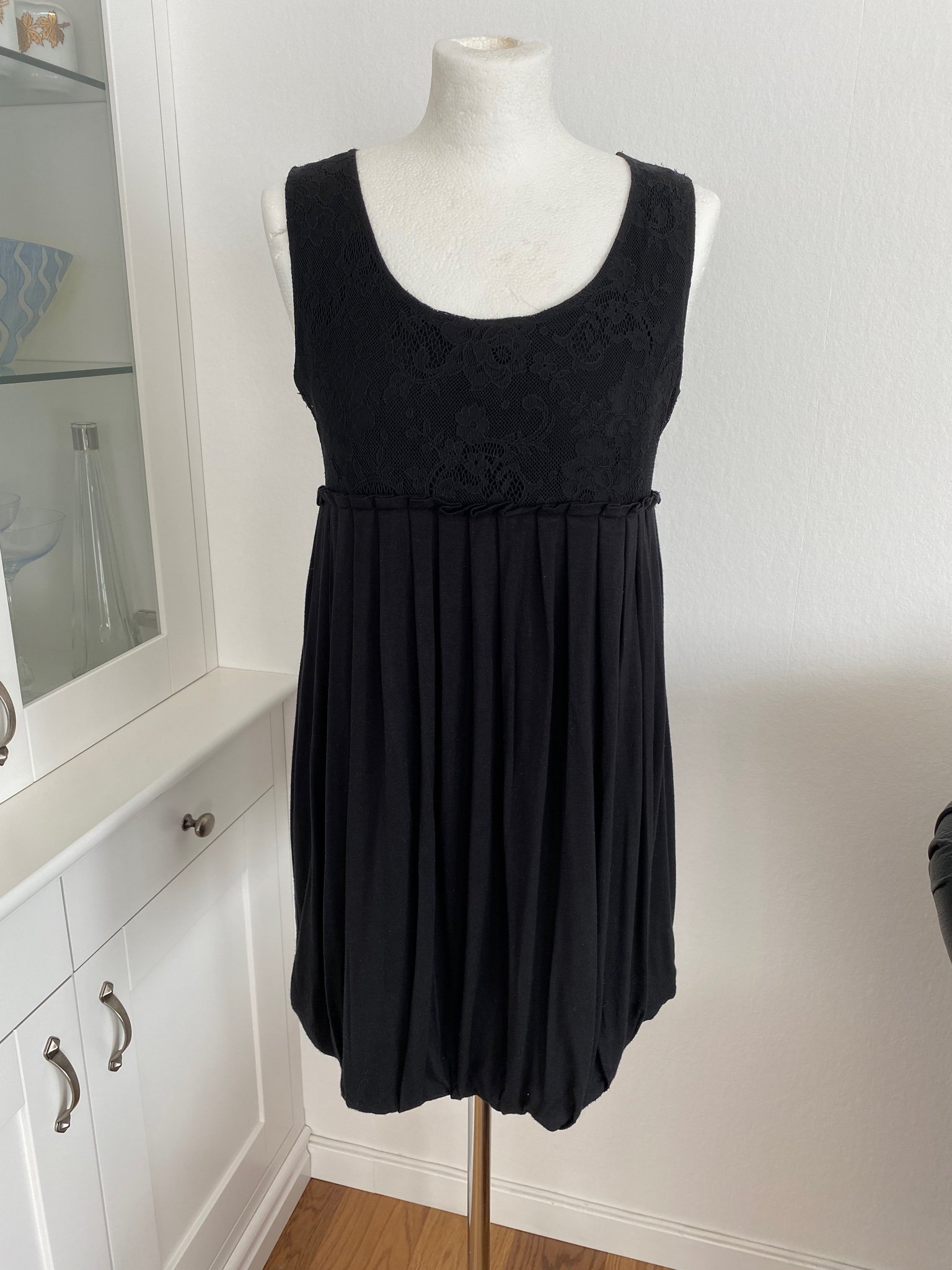 KappAhl svart klänning sommarklänning tunika sp.. | Köp på Tradera (613146549)