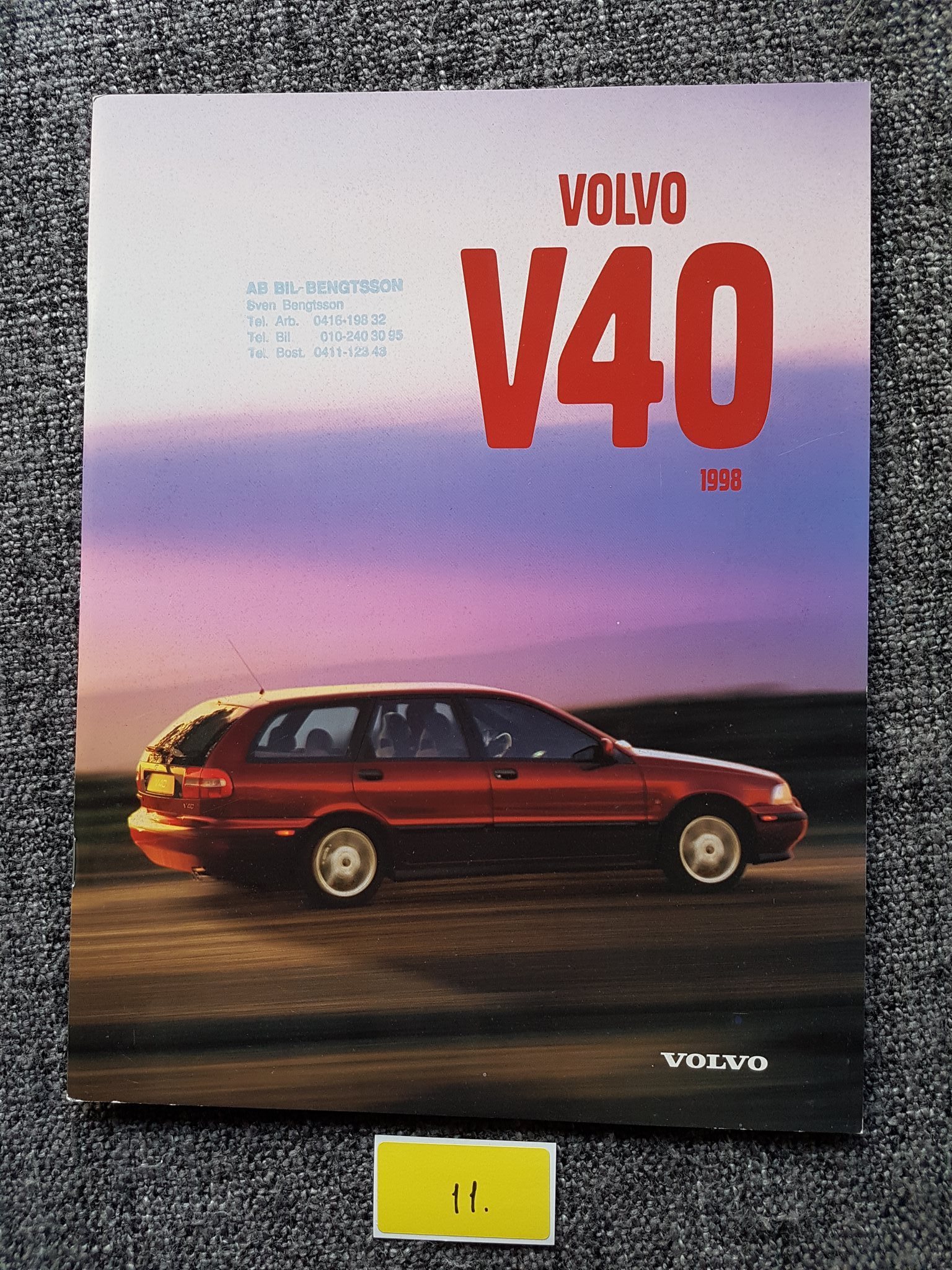 Volvo V40 Broschyr 48 Sidor Tryckt 1998 Bil.. (338059414) ᐈ Köp på Tradera