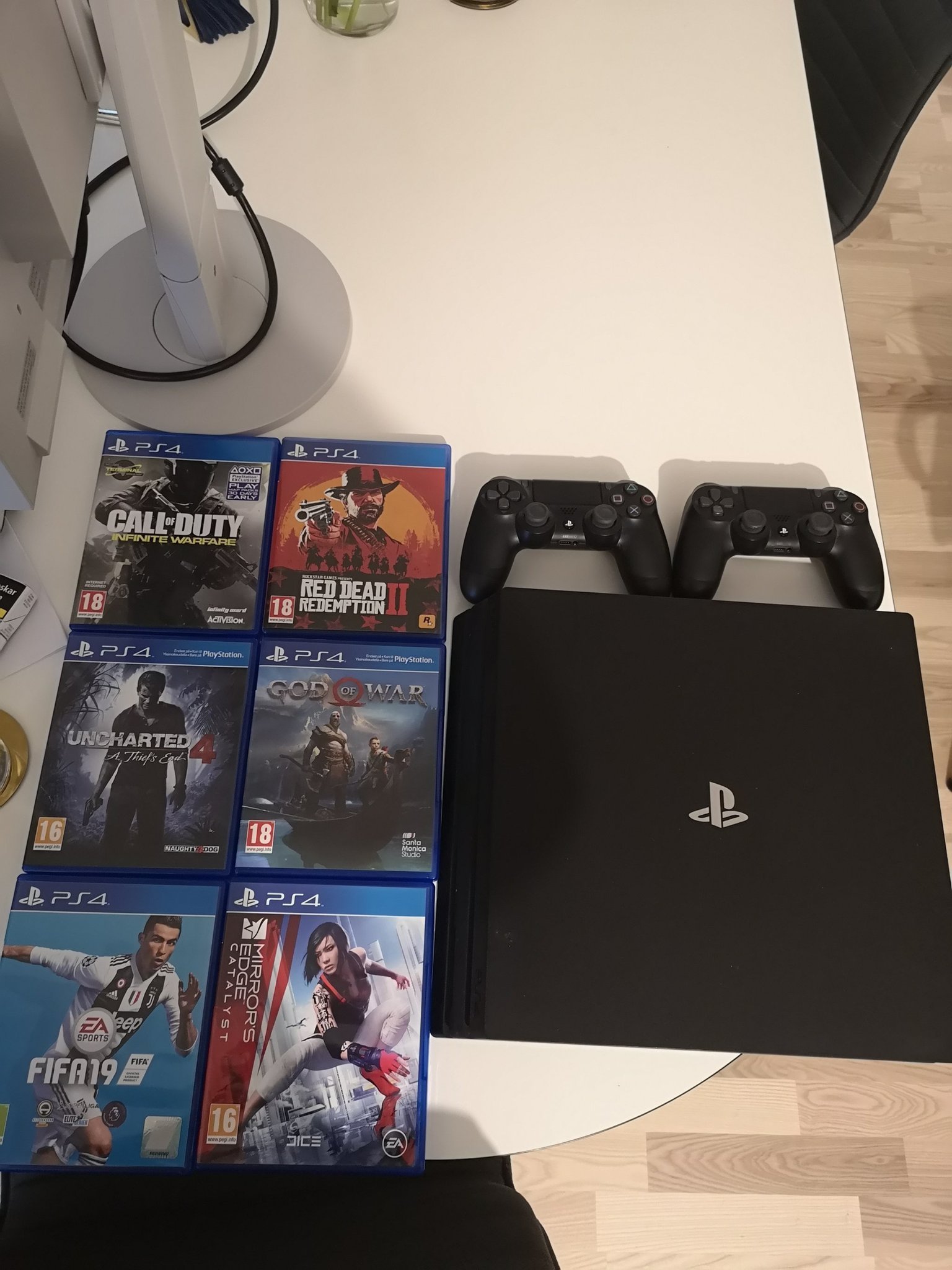 Playstation 4 Pro 1tb Inkl Sex Spel Och 2 Kont 420701323 ᐈ Köp På