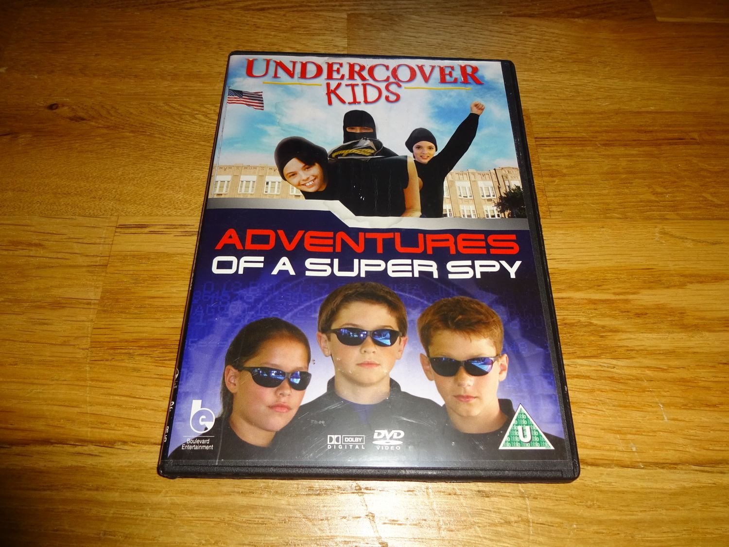 Dubbel-DVD: Undercover kids + Adventures of a s.. | Köp på Tradera ...