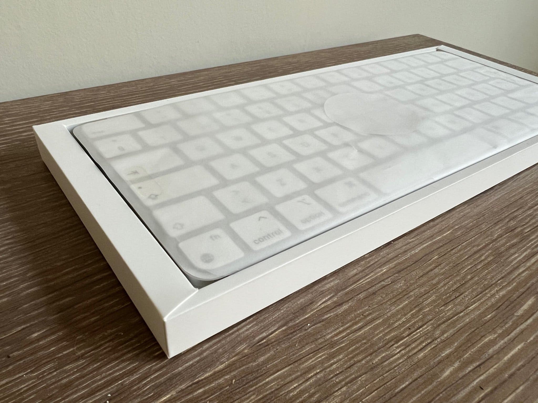 Apple-tangentbord - Inplastad i nyskick | Köp på Tradera (661075148)