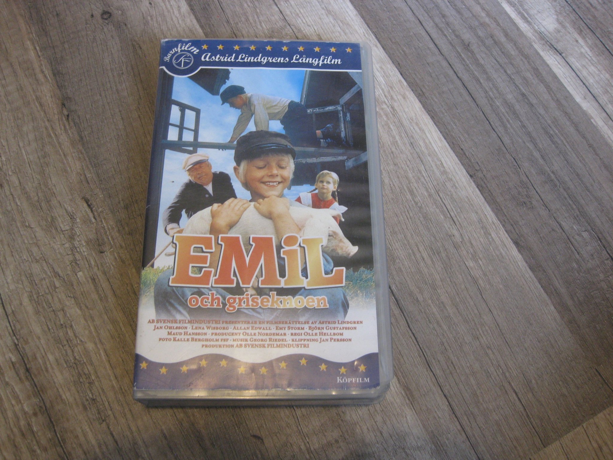 Se produkter som liknar Emil och Griseknoen - VHS på Tradera (695407093)