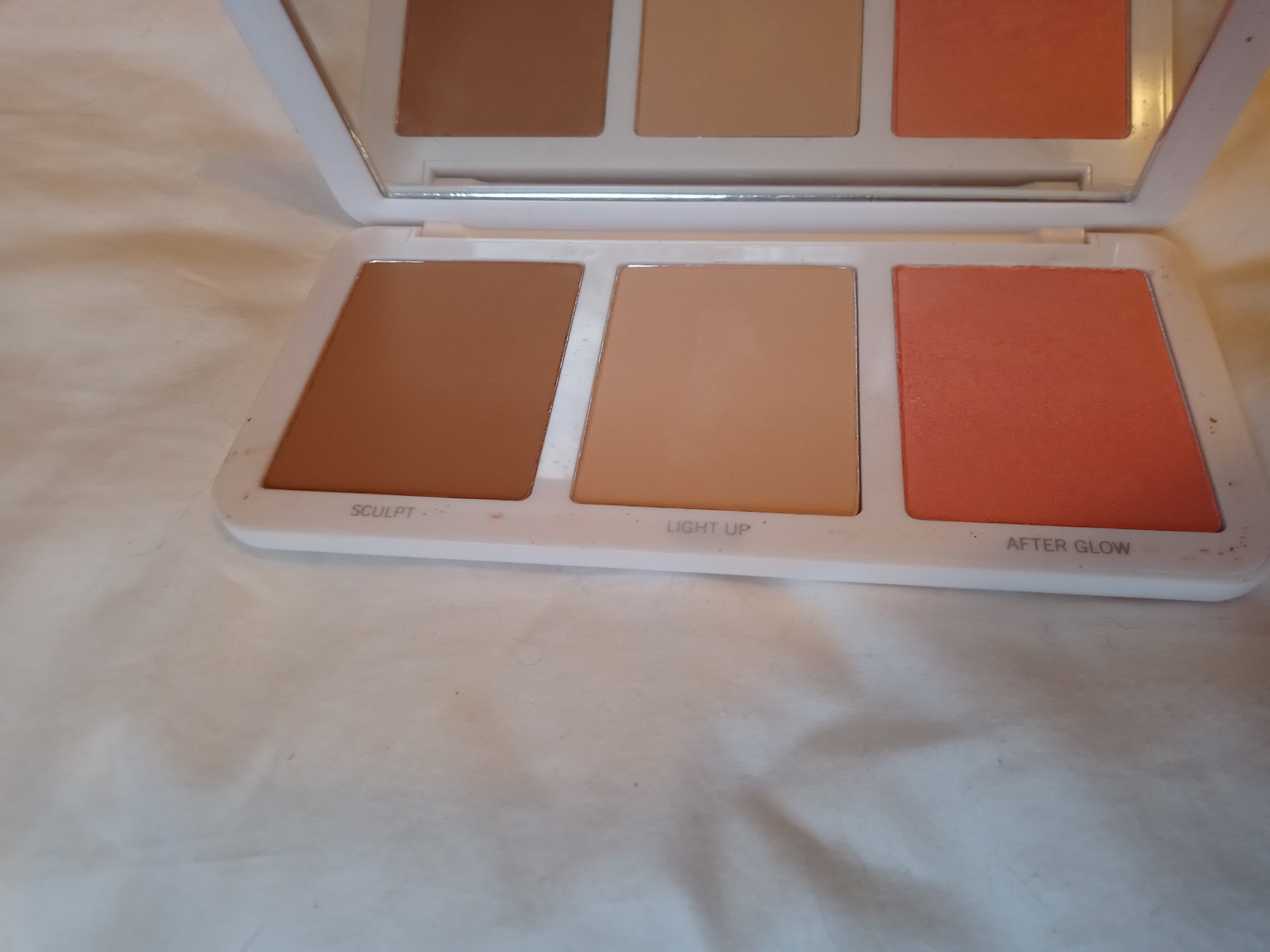 Smink palette bronzer blush och highlighter mod.. | Köp på Tradera ...