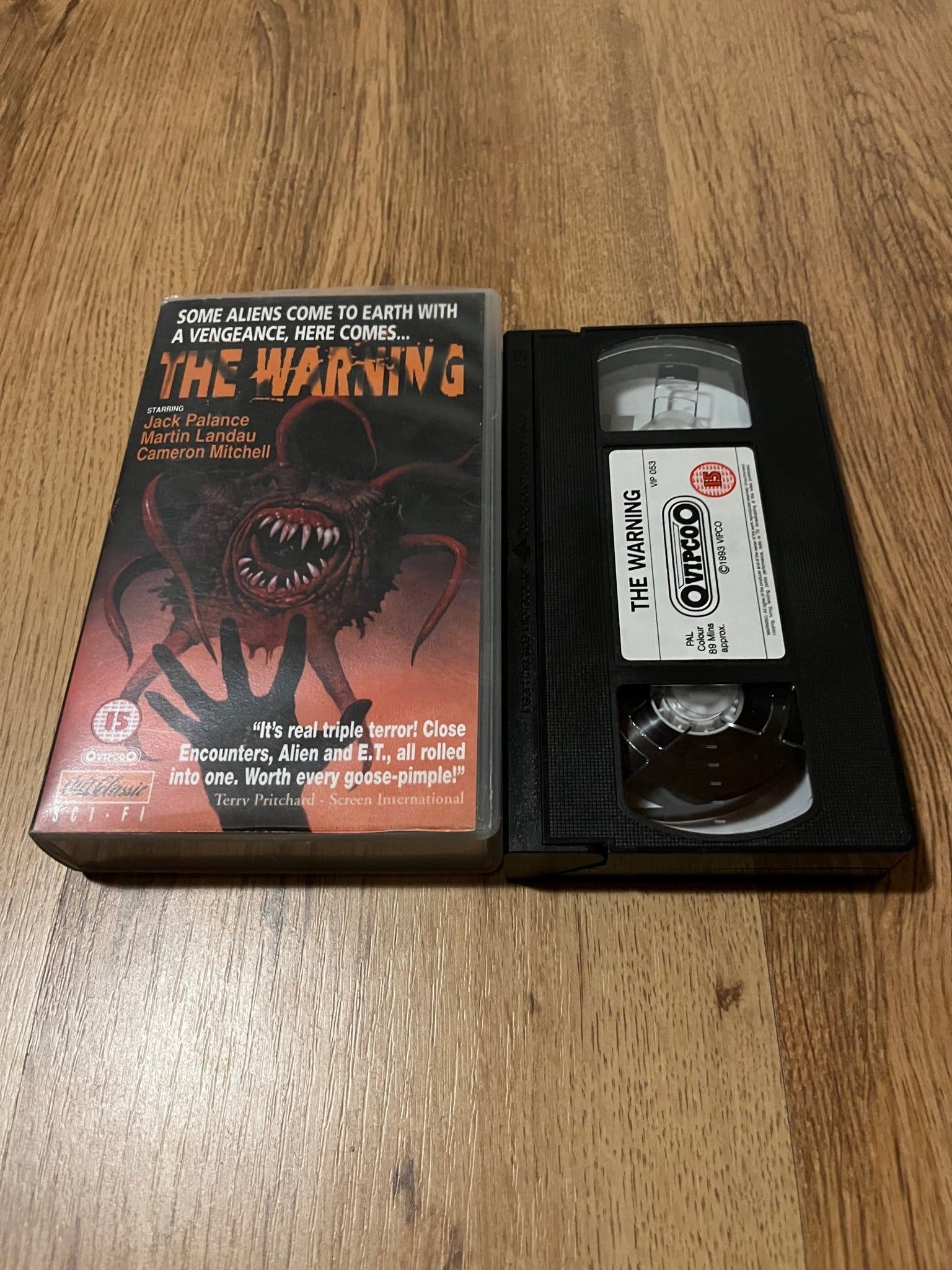 The Warning VHS | Köp på Tradera (692199471)