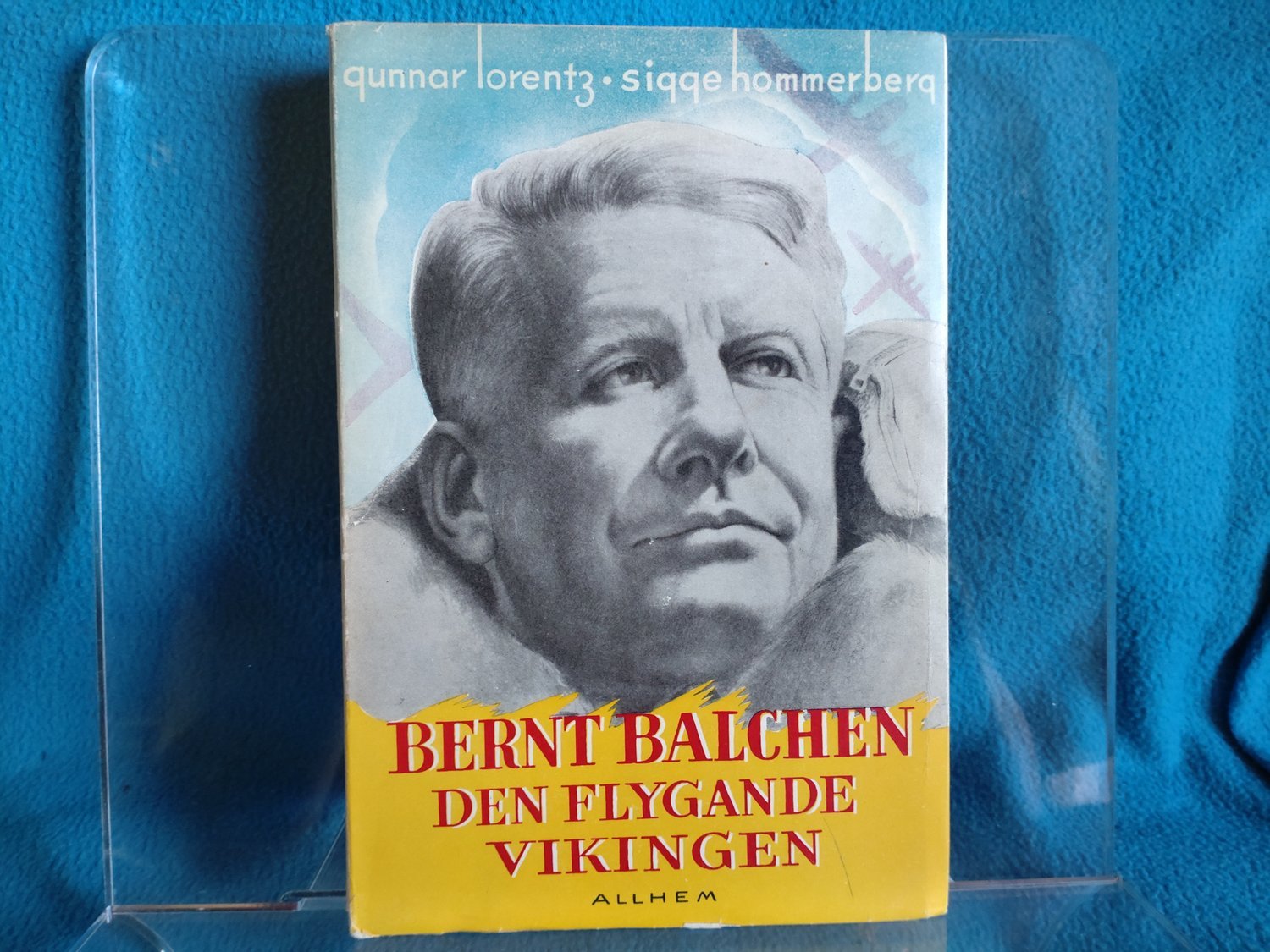 Se produkter som liknar Bernt Balchen. Den flygande v.. på Tradera ...