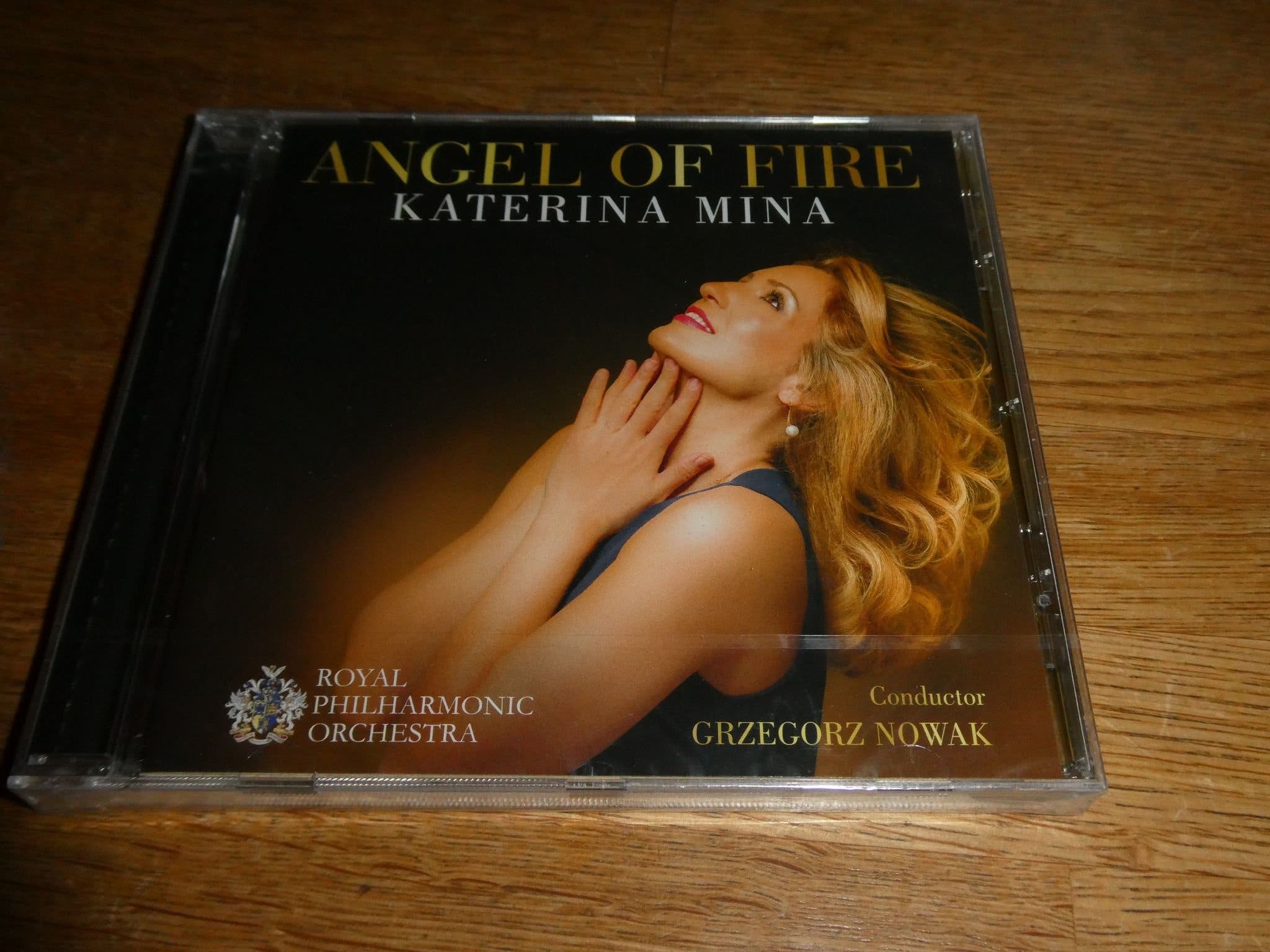 Se produkter som liknar Katerina Mina - Angel of fire.. på Tradera ...