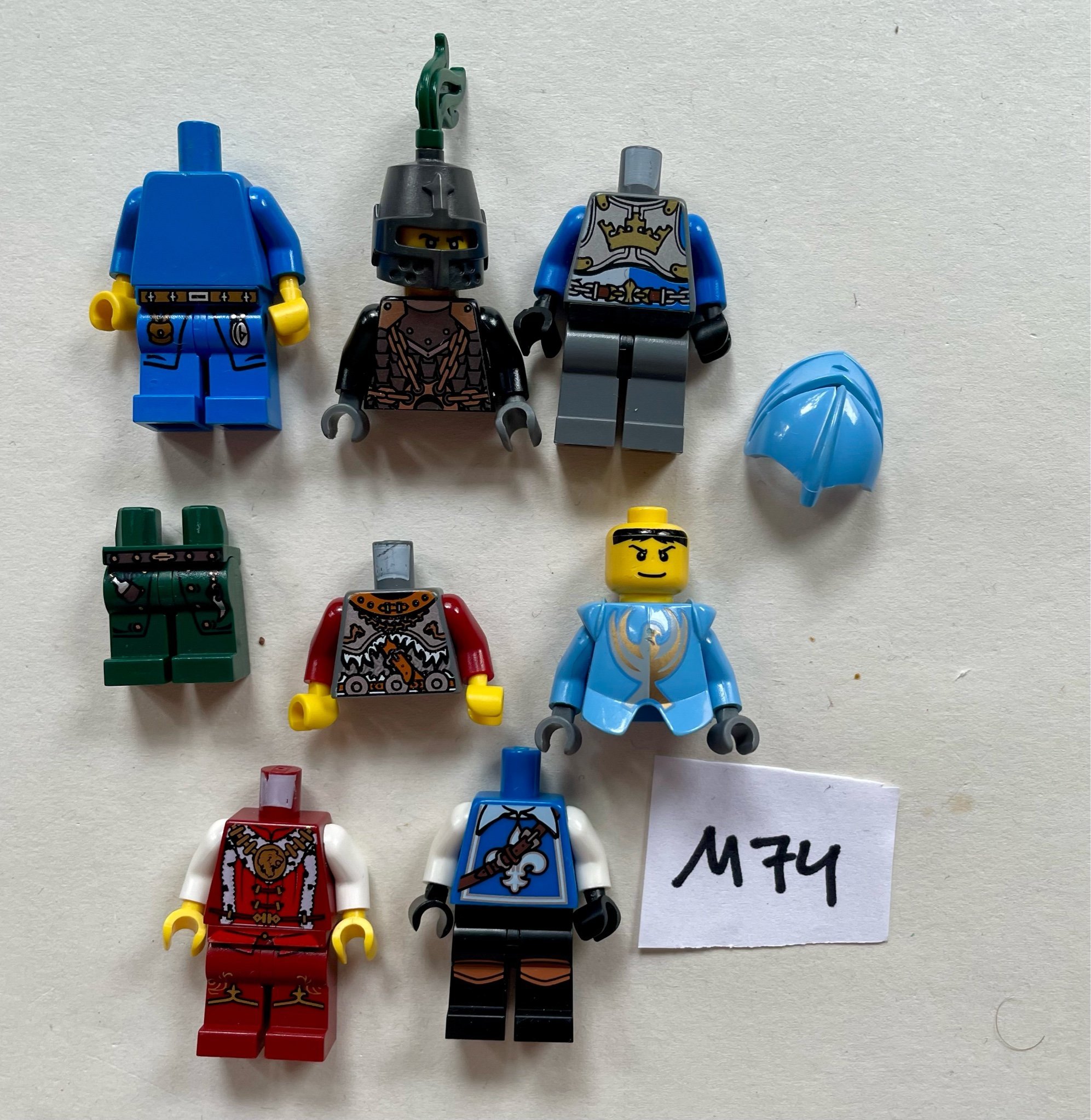 Se produkter som liknar #M74 ÄKTA LEGO figurer gubbar.. på Tradera ...