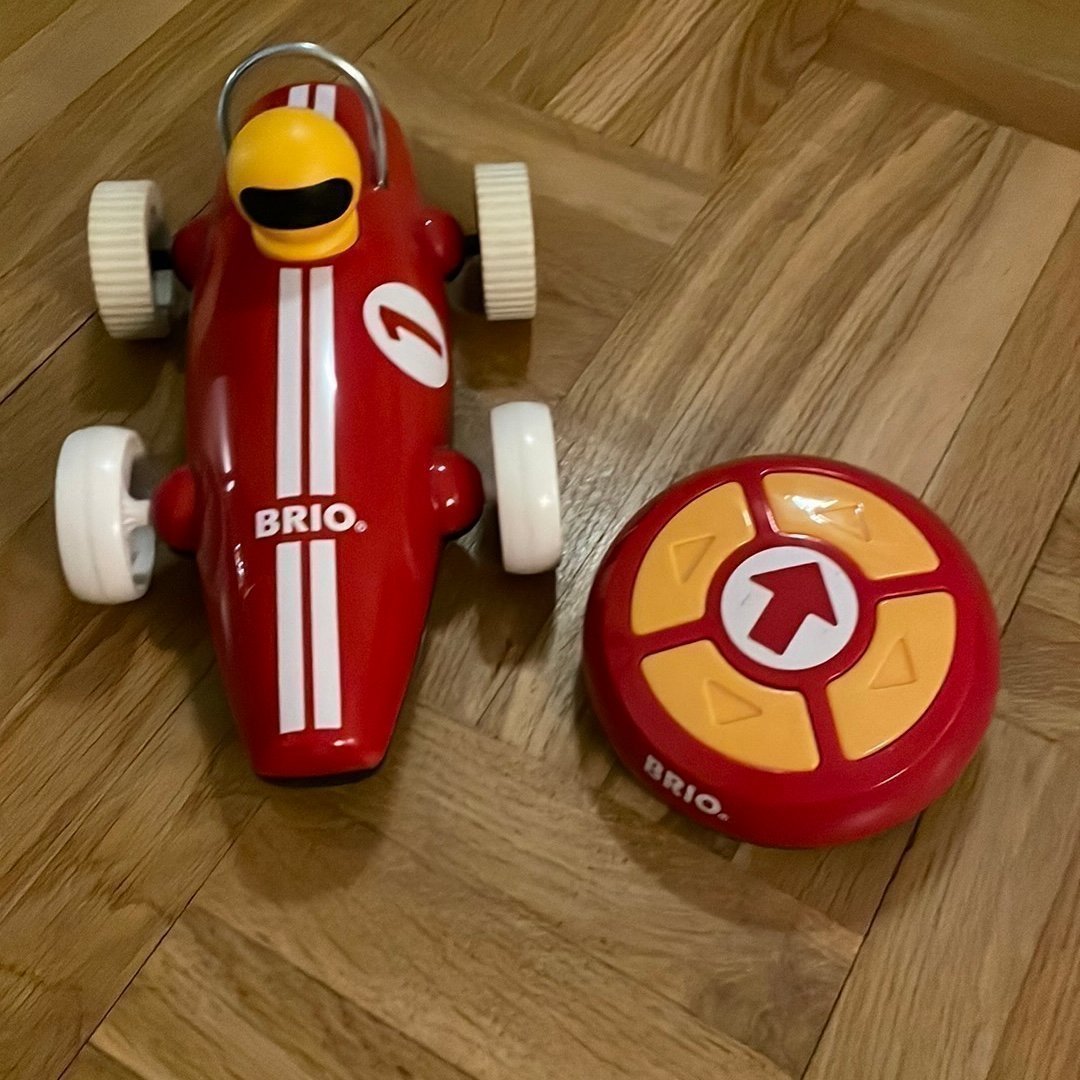 Se produkter som liknar BRIO Racerbil med fjärrkontroll på Tradera ...