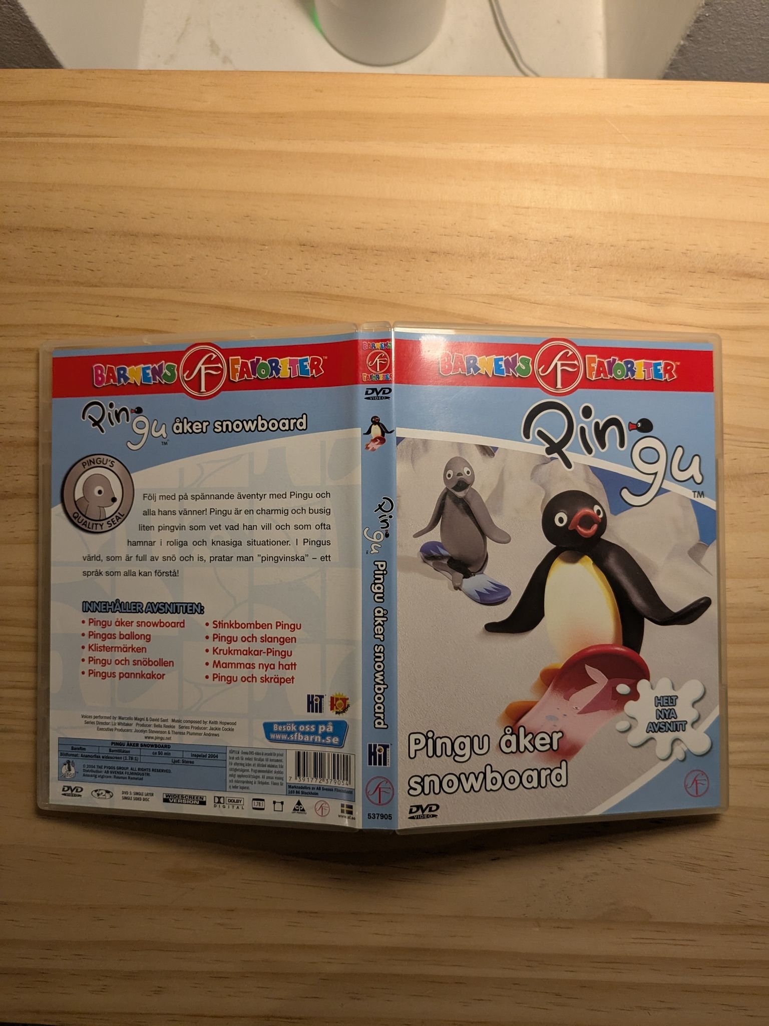 Pingu - Pingu åker snowboard | Köp från Nostalgikiosken på Tradera ...