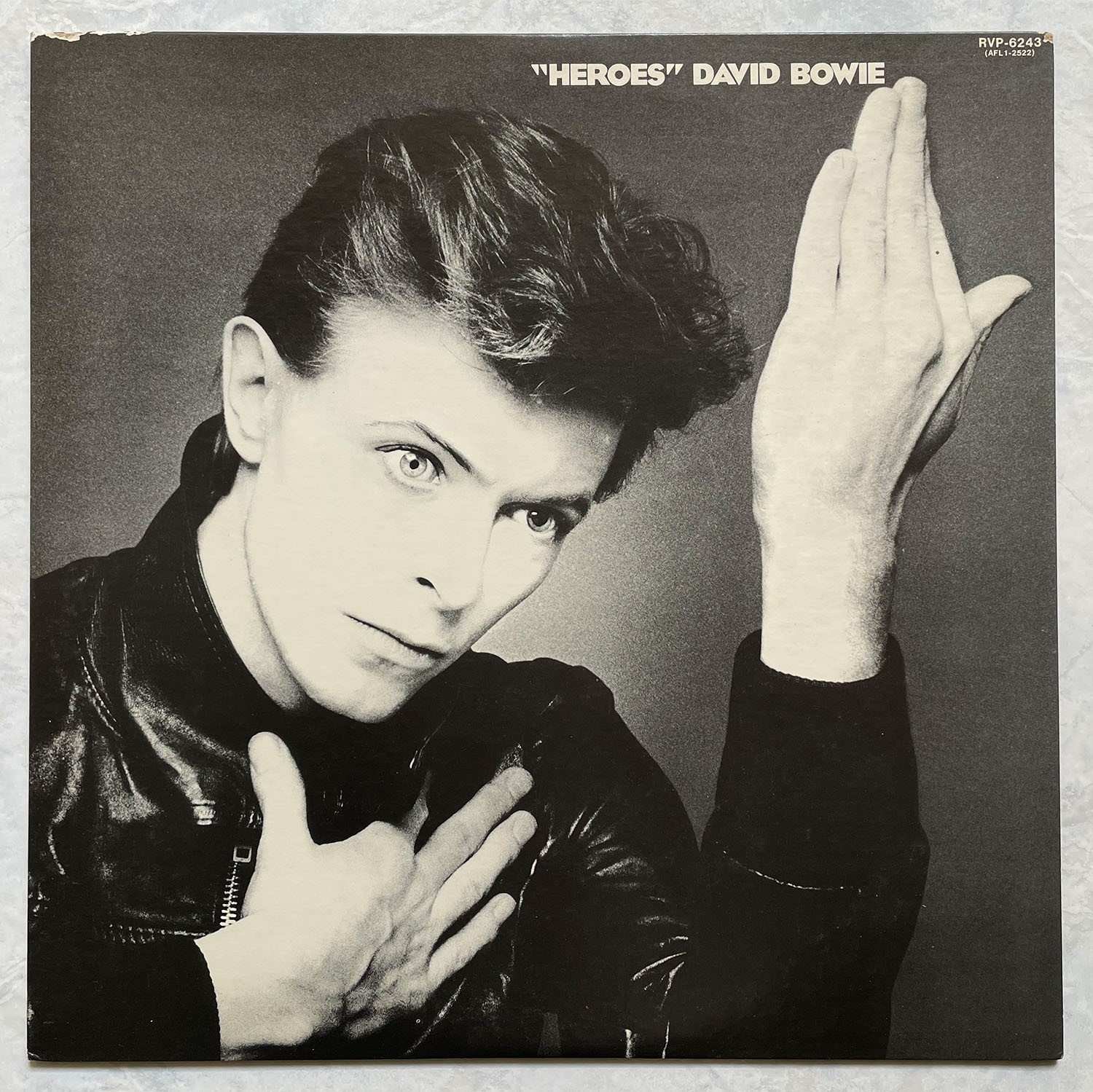 DAVID BOWIE "Heroes" Japan LP w/2 inserts | Köp på Tradera (584484744)