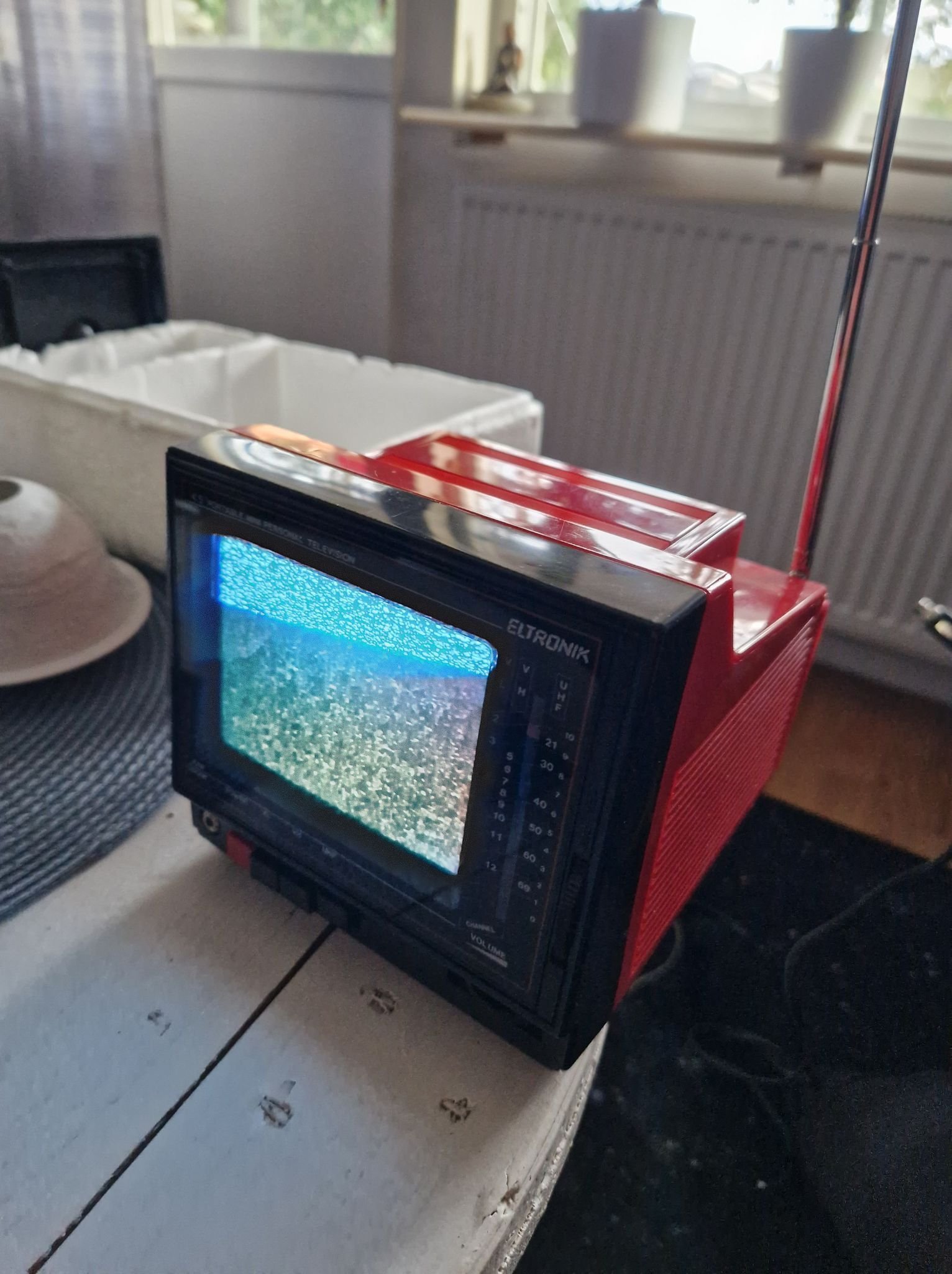 MINI TV NOSTALGI RETRO ELECTRONIK 4,5 TUM MODEL.. | Köp på Tradera ...