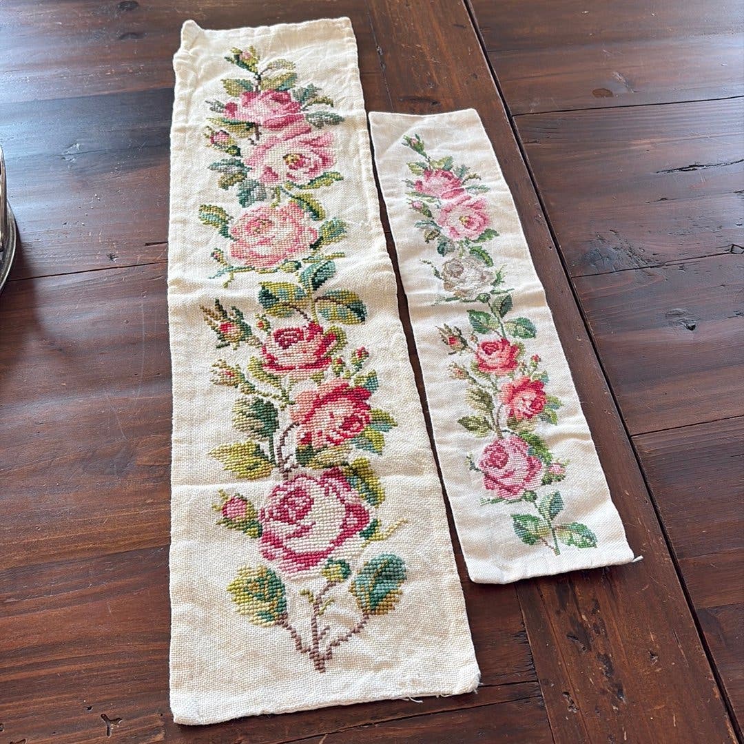 Broderade dukar med rosor | Köp på Tradera (691630690)