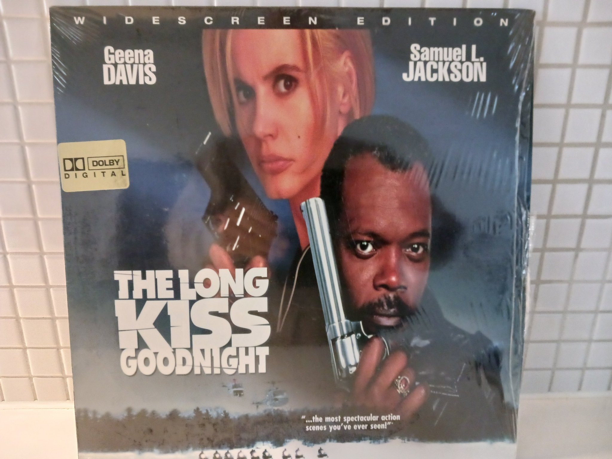 The Long Kiss Goodnight - Laserdisc | Köp på Tradera (711459541)