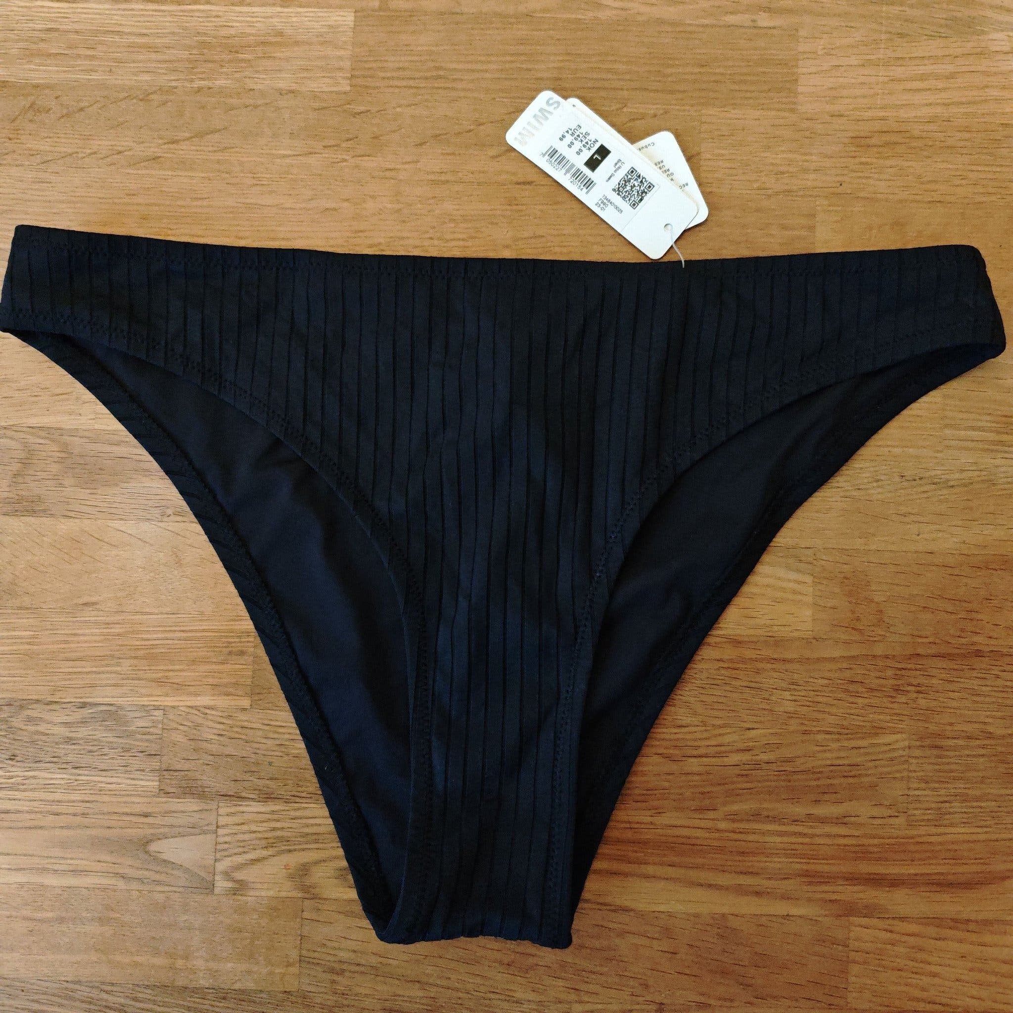 Se produkter som liknar Ny Cubus Swim svarta bikinitr.. på Tradera ...