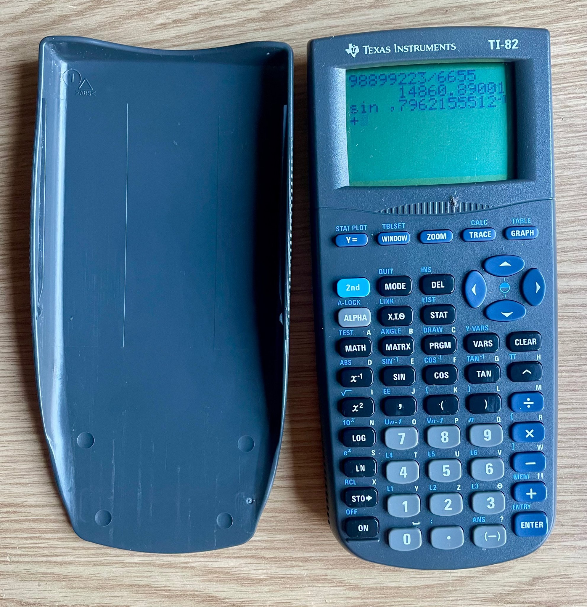 Texas Instruments TI-82 miniräknare | Köp på Tradera (698027948)