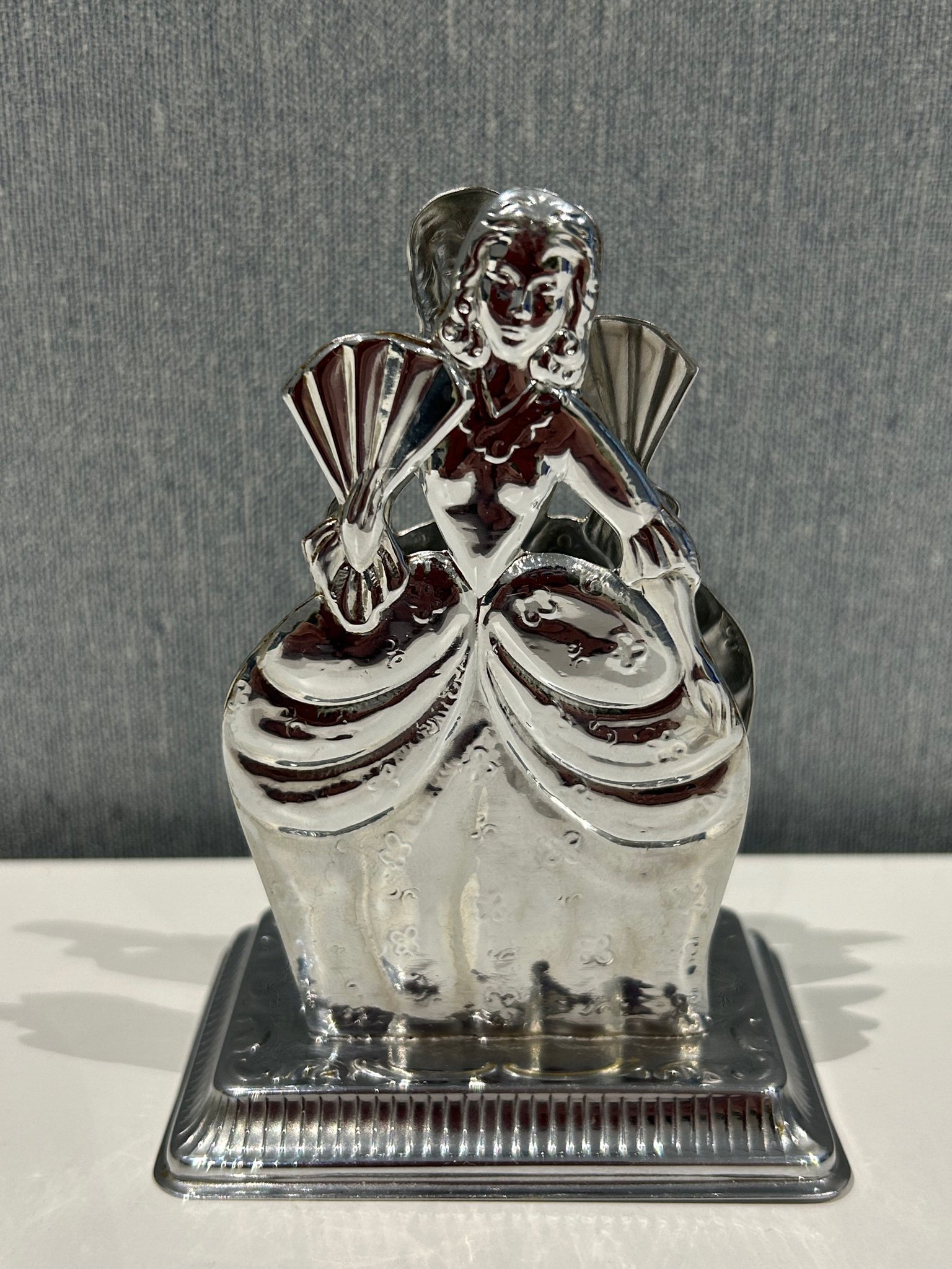 Servetthållare av Nils Johan Nickel Krom | Köp på Tradera (636957366)