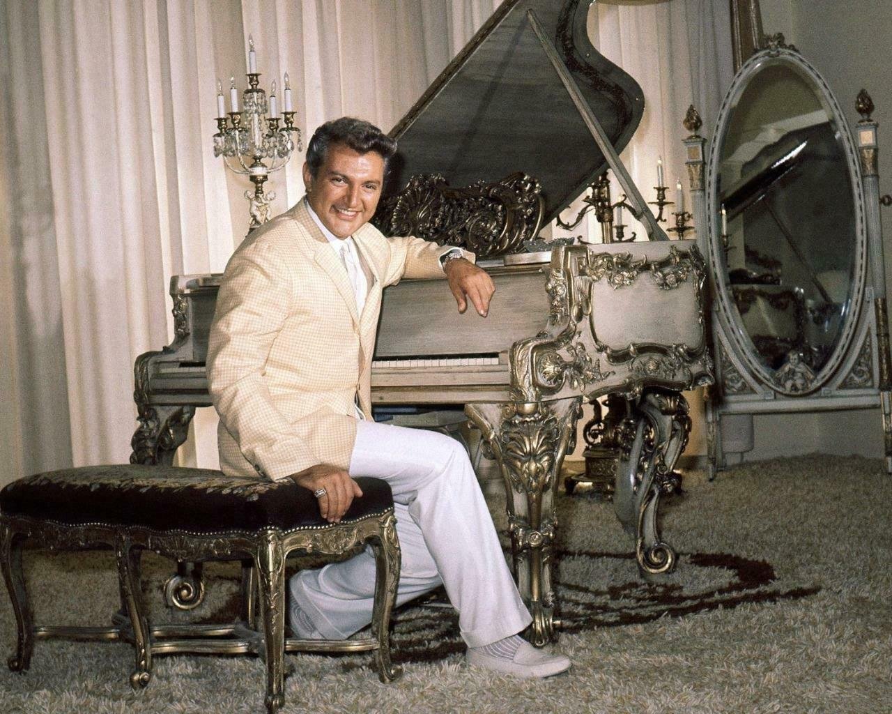 LIBERACE AMERICAN PIANIST SINGER ACTOR MUSIK PH.. | Köp på Tradera ...