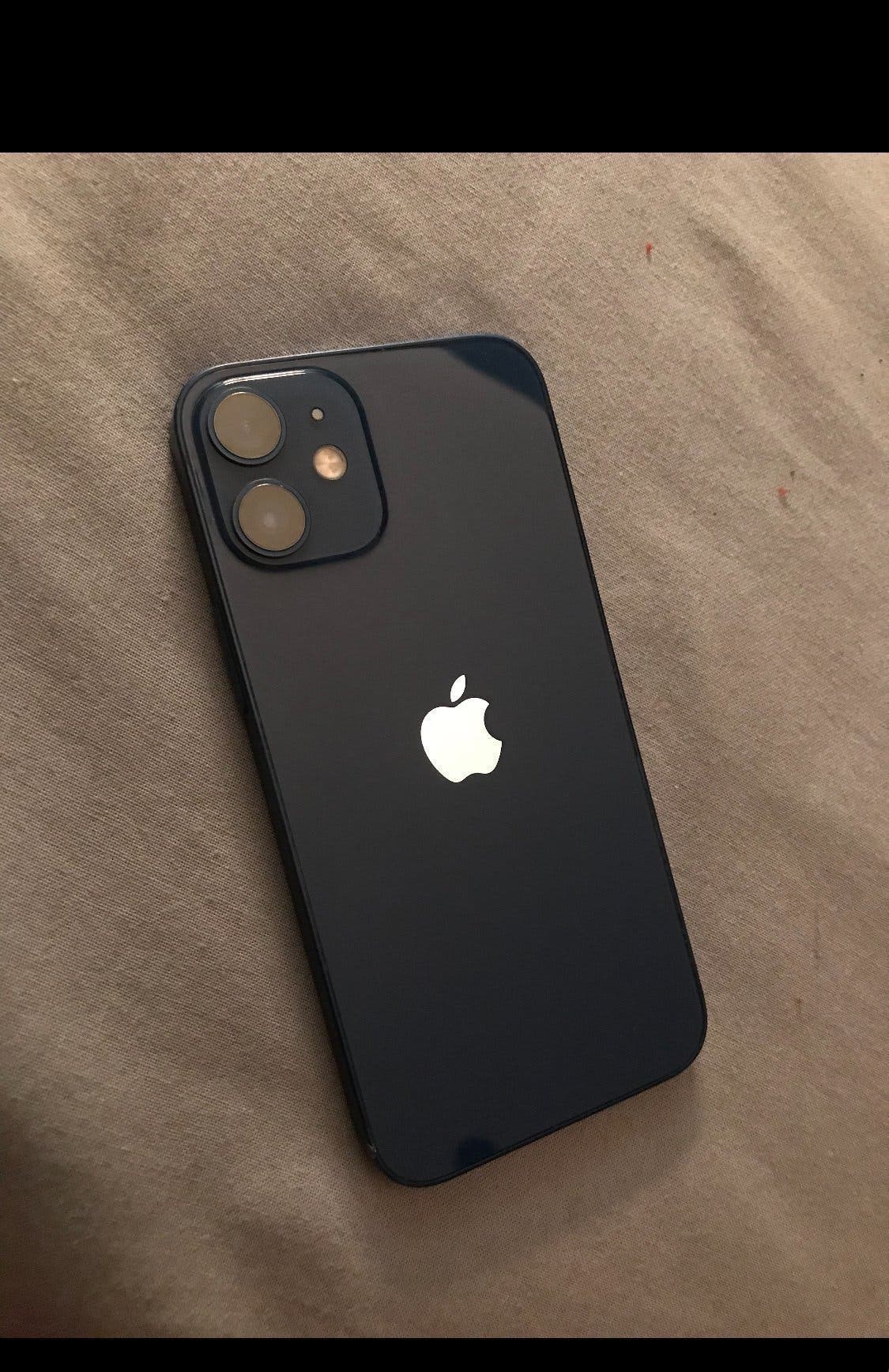 Se produkter som liknar iPhone 12 mini 128Gb night sky på Tradera ...