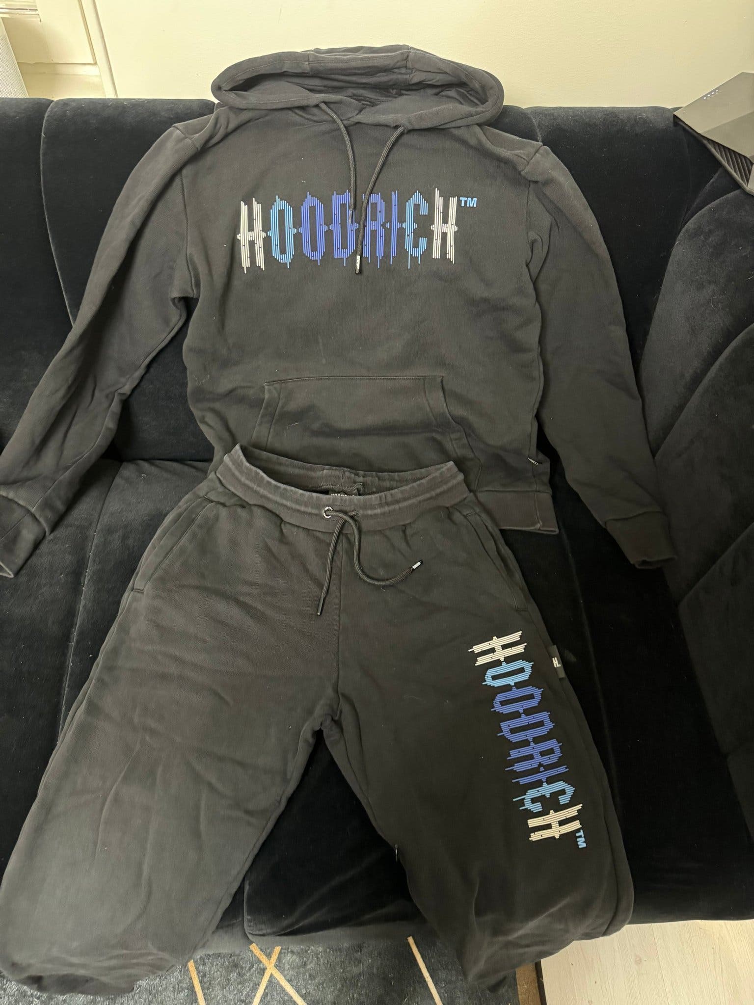Se produkter som liknar Hoodrich svart set, storlek X.. på Tradera ...